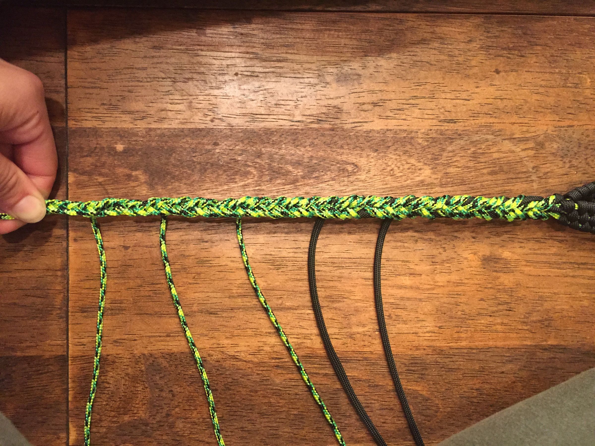 How to Make a Paracord "David's Sling" : 8 Steps (with Pictures ...