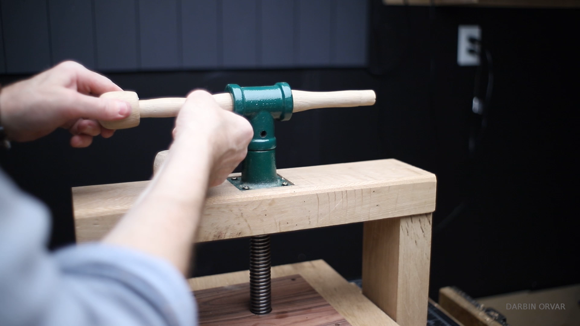 Classic Oak Book Press W/Dovetails : 16 Steps (with Pictures ...