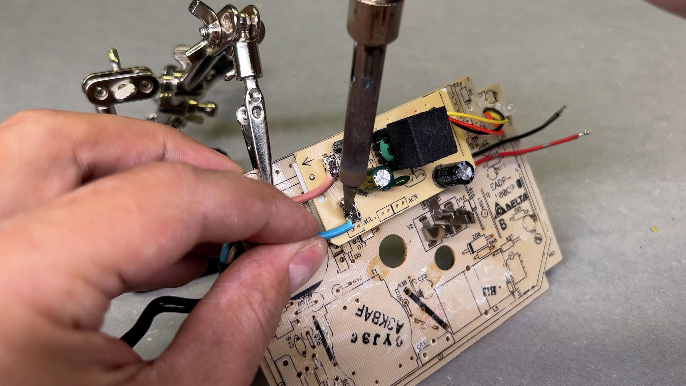 Battery Repair by Converting Ni-Cd to Lithium-Ion (Battery and Charger ...