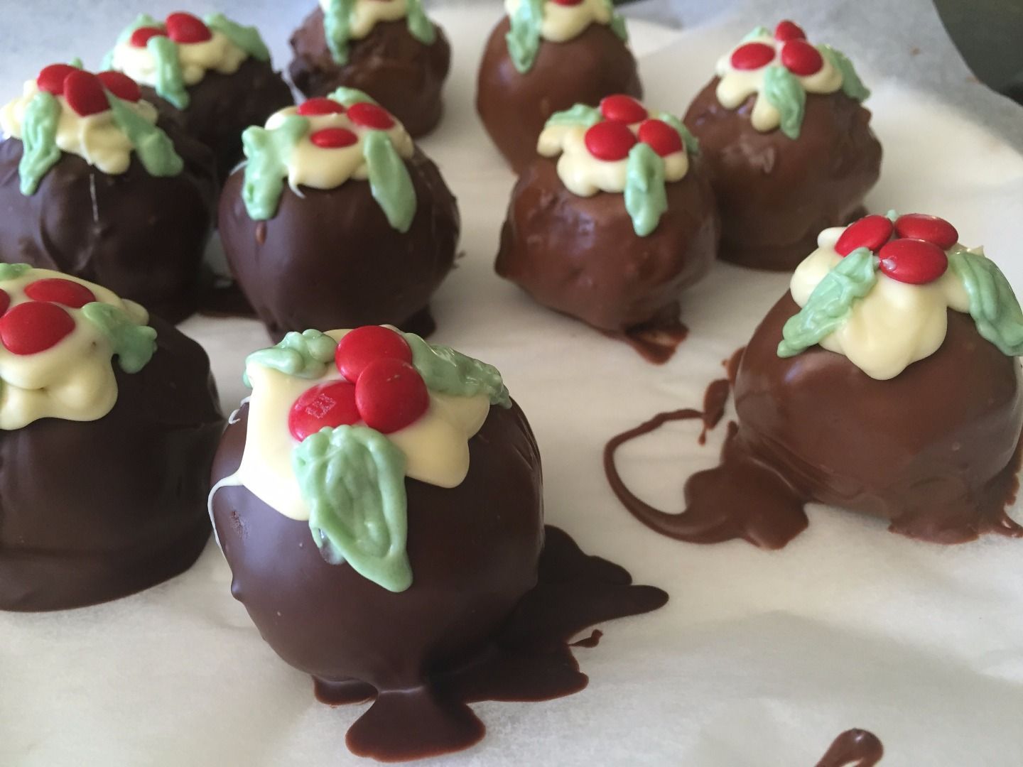 Chocolate Cake 'Christmas Pudding' Balls : 5 Steps (with Pictures ...