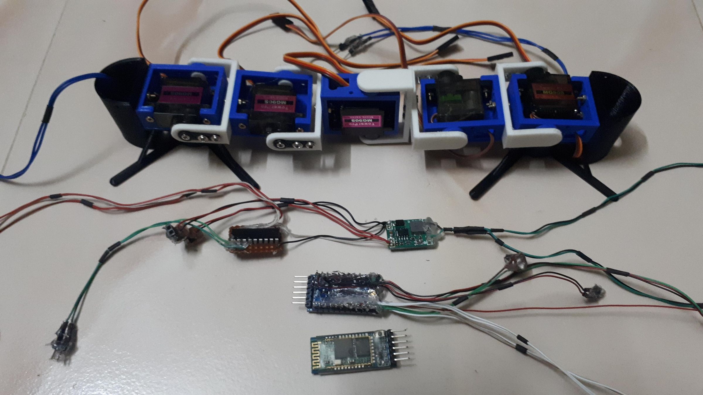 Inchworm Robot - Modular, Move Allsides With BT App : 22 Steps (with ...