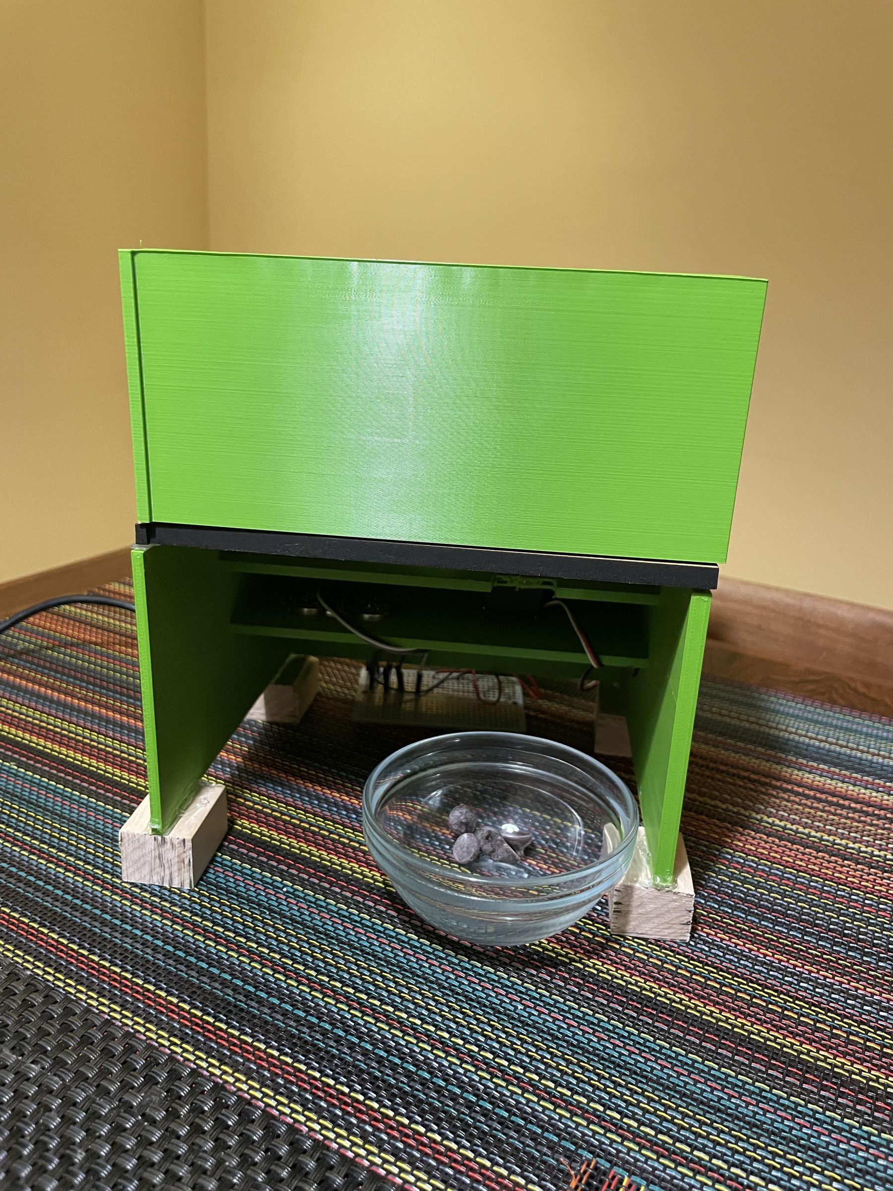 Mini Touchless Candy Dispenser : 7 Steps - Instructables
