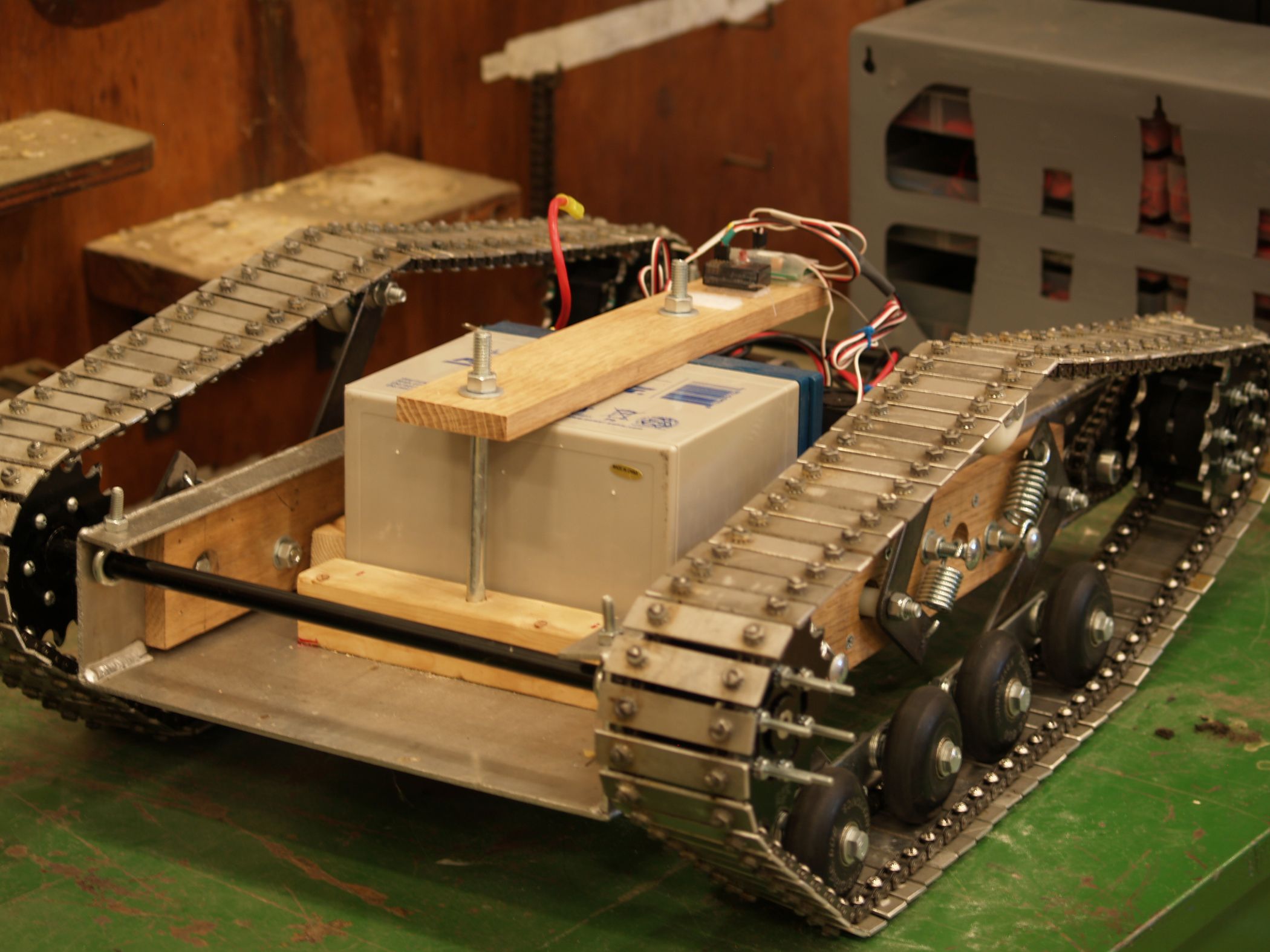 DIY Heavy Class R/c Vehicle- (electronics) : 9 Steps - Instructables