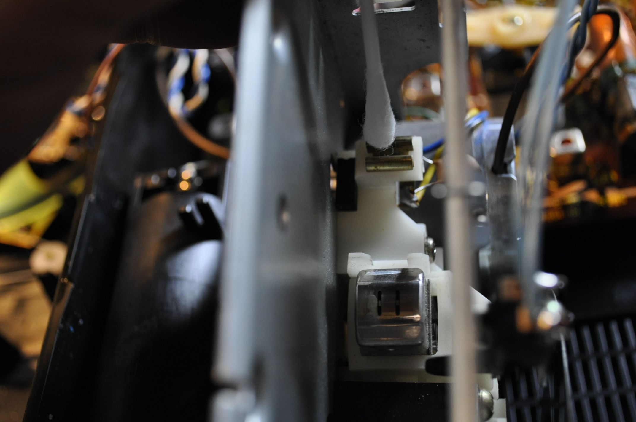 How to Revive a Portable 8-Track Tape Player : 8 Steps (with Pictures ...