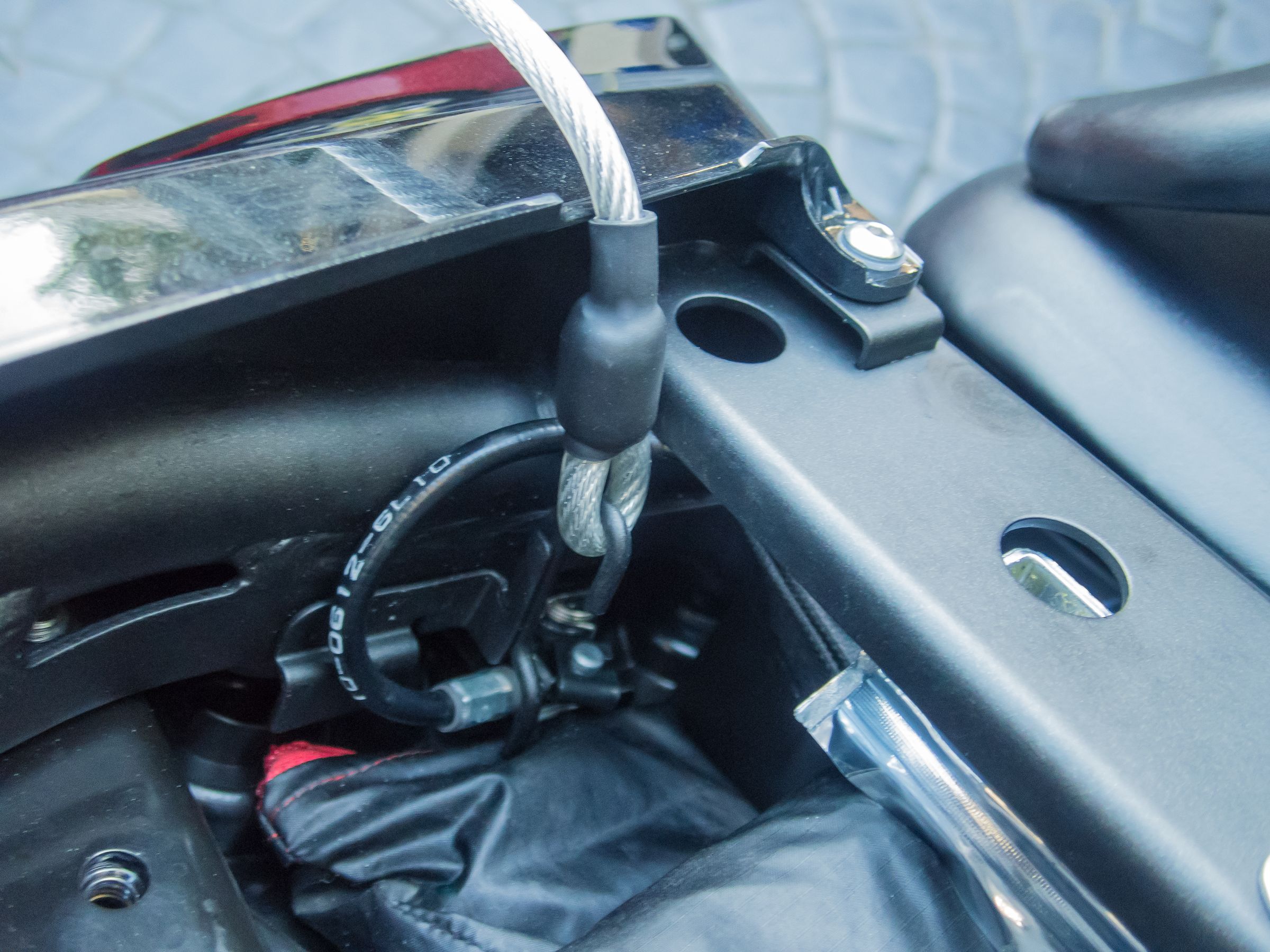 Anti-Theft Moto & Bike Helmet Tether Lock : 15 Steps (with Pictures ...