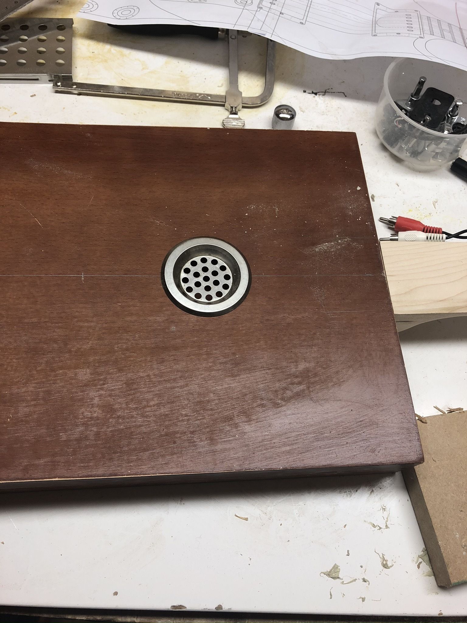 Cigar Box Guitar | Corona Edition : 7 Steps (with Pictures) - Instructables