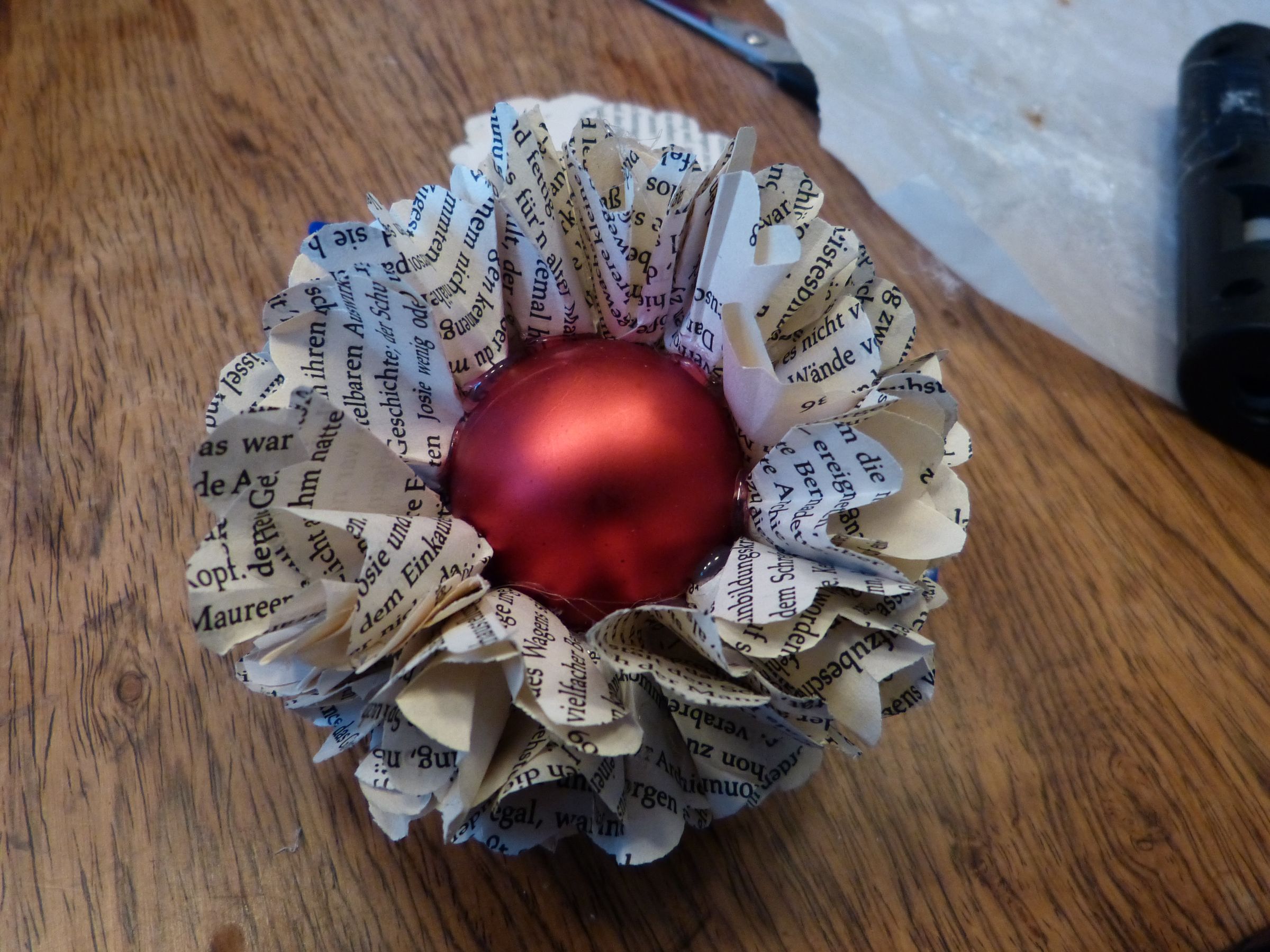 Book Page Balls : 6 Steps (with Pictures) - Instructables