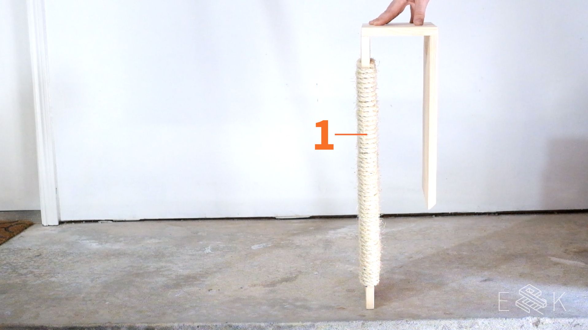 DIY Modern Cat Scratching Post : 8 Steps (with Pictures) - Instructables