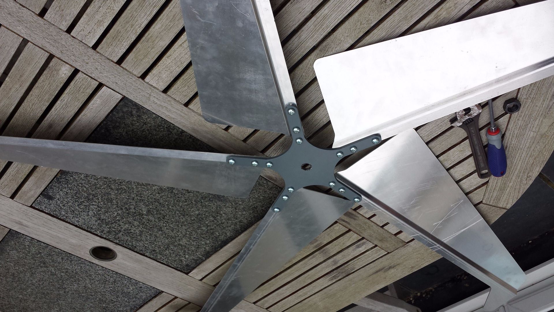 Efficient DIY Wind Turbine : 5 Steps - Instructables