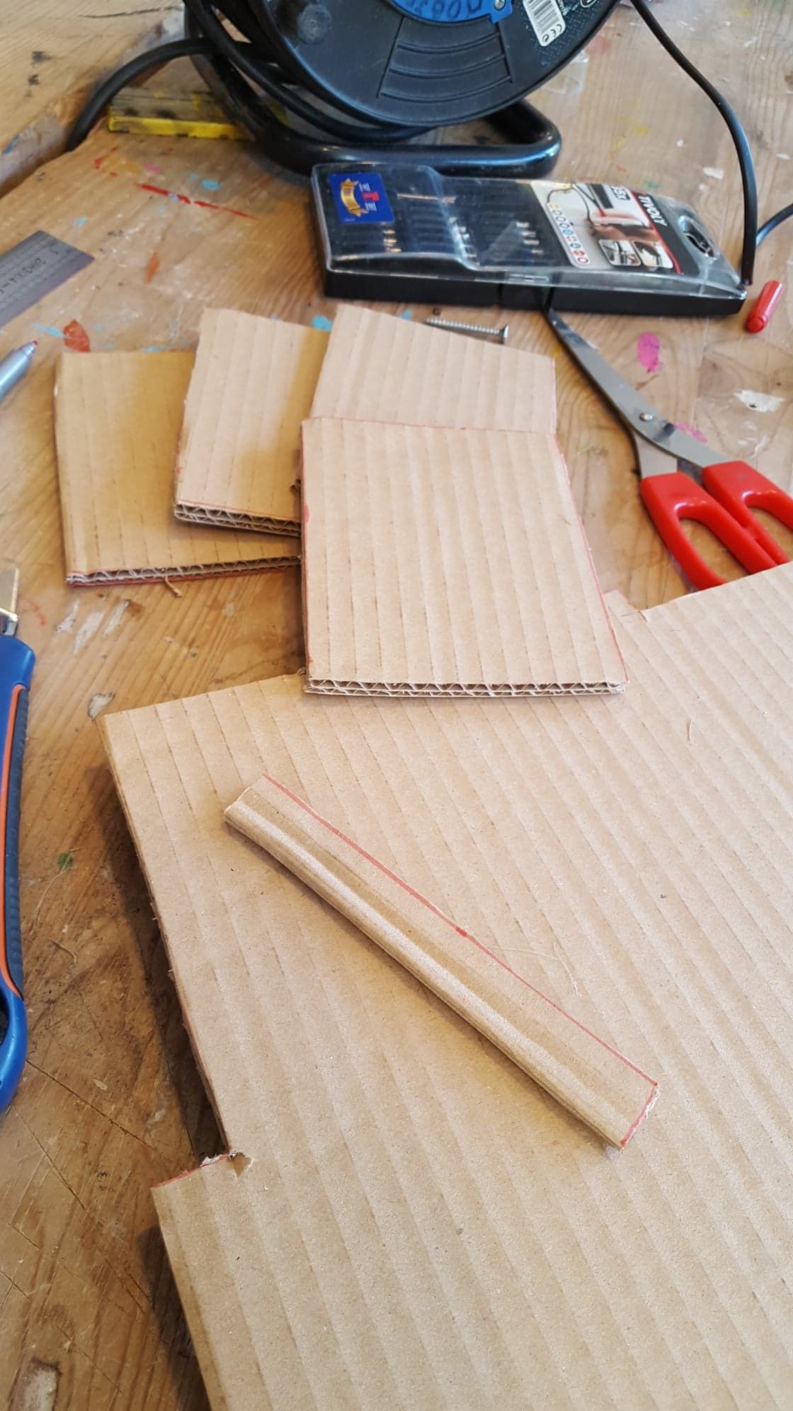 Cardboard Loot Llama Fortnite : 10 Steps (with Pictures) - Instructables