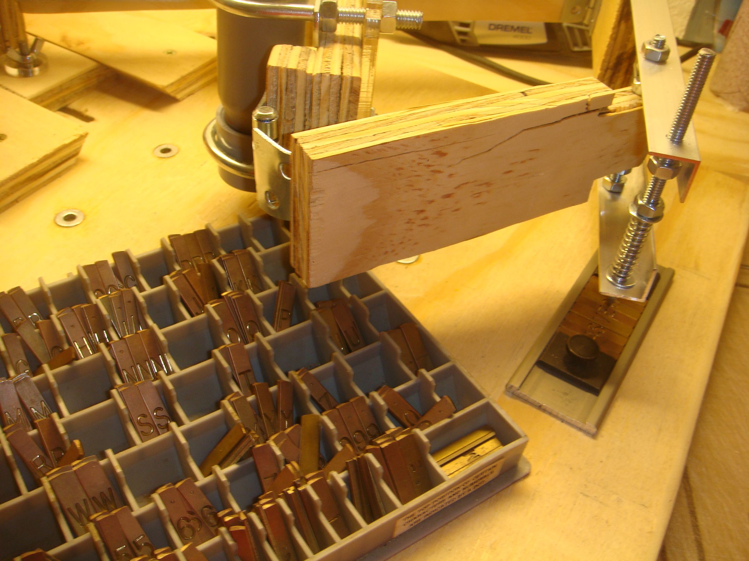 Homemade Rotary/Flat Engraver : 8 Steps (with Pictures) - Instructables