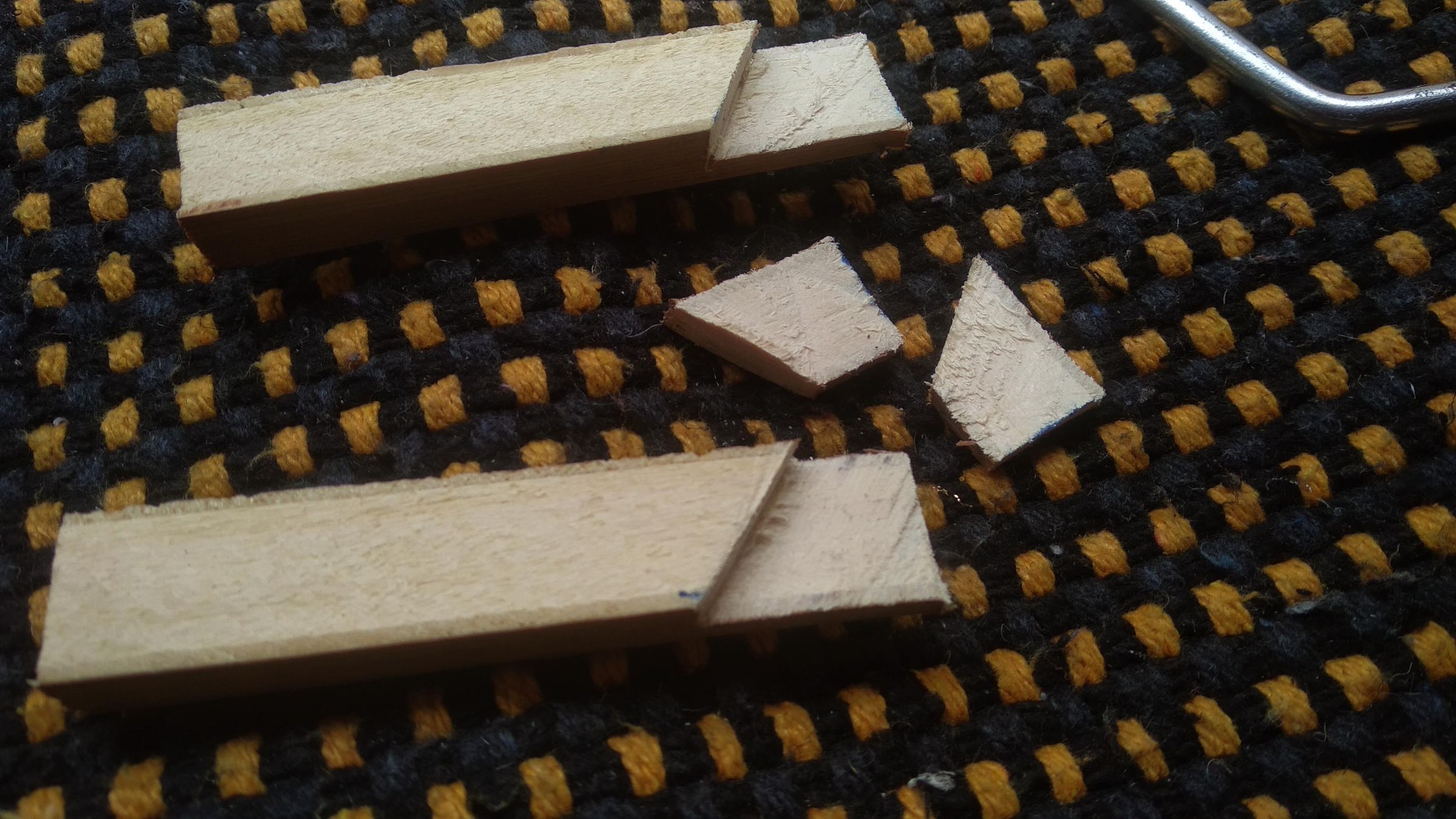 Mobile Stand Using Scrap Wood : 4 Steps - Instructables