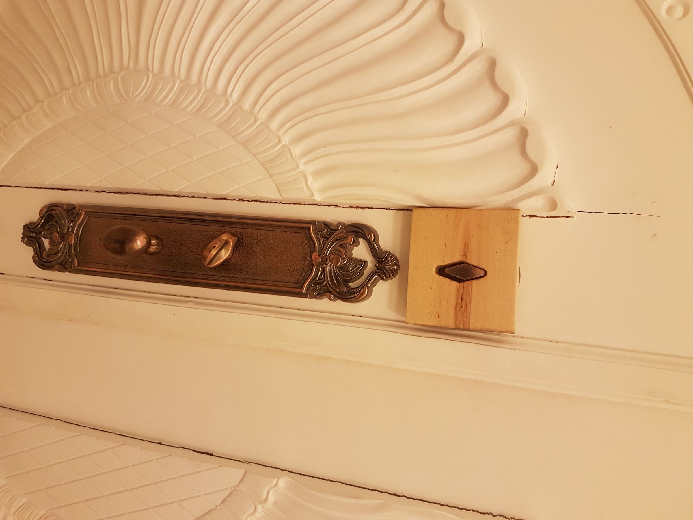 A Way to Secure the Deadbolt From Inside : 10 Steps (with Pictures ...