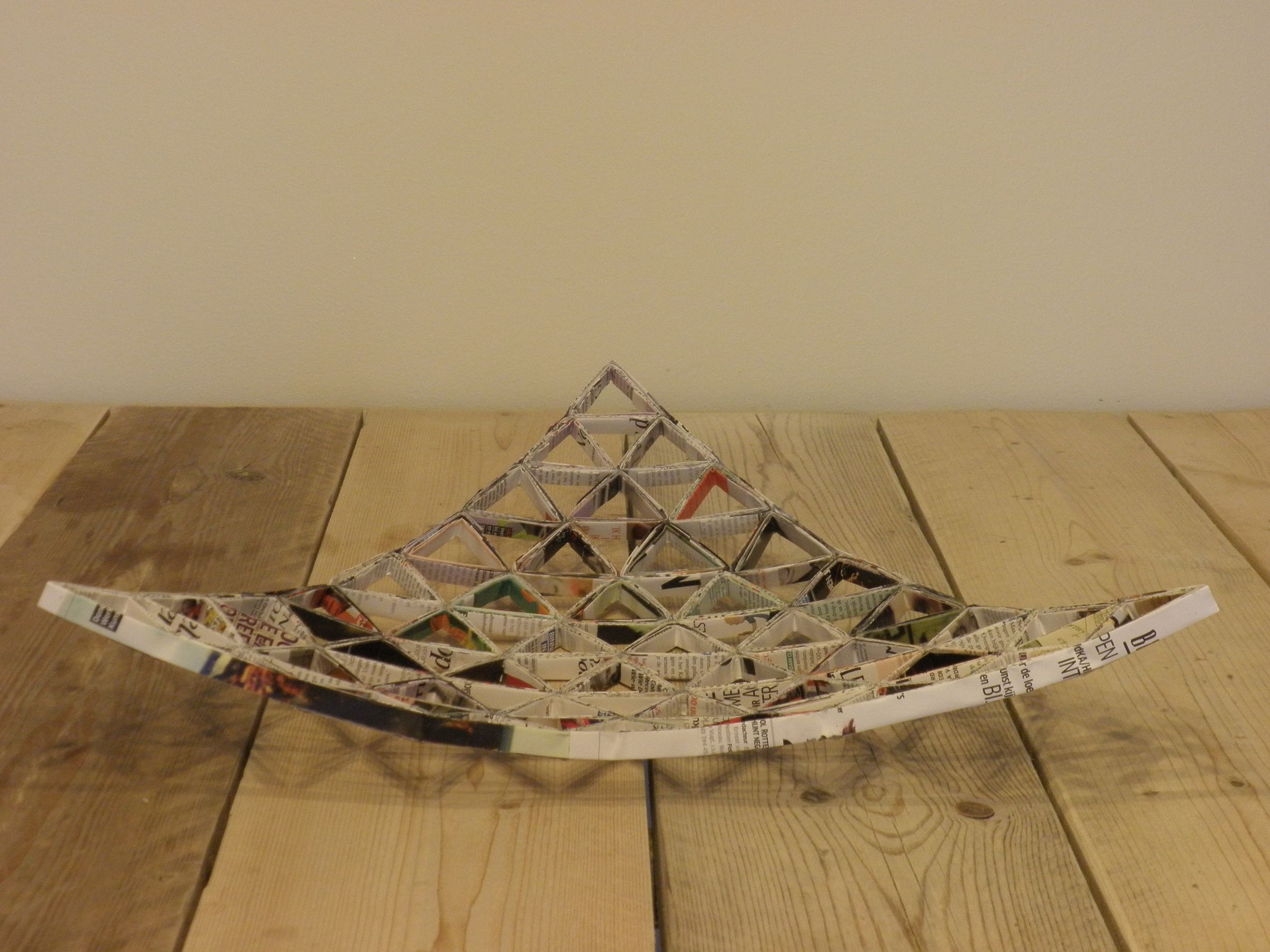 Triangular Paper Fruit Bowl : 6 Steps (with Pictures) - Instructables