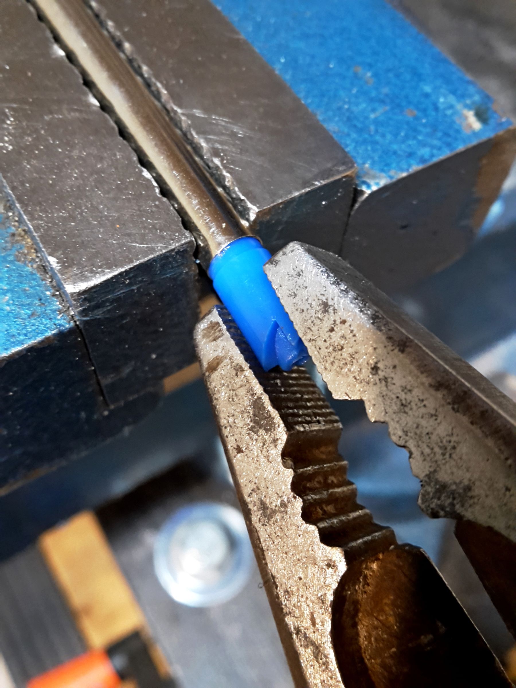 How to Turn a Ballpoint Pen Into a Metal Scriber... : 5 Steps (with ...