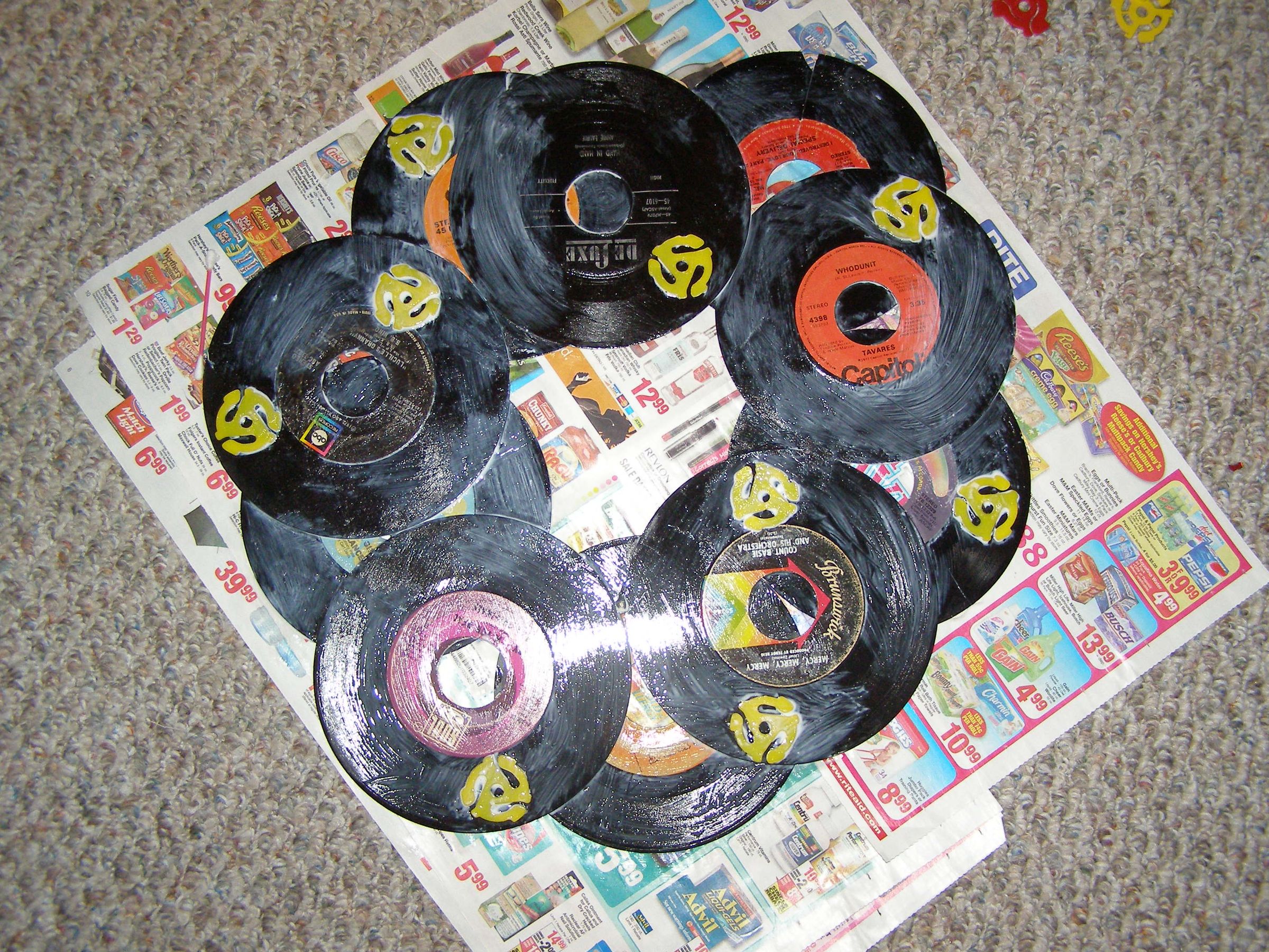 45 Record Wreath : 4 Steps - Instructables