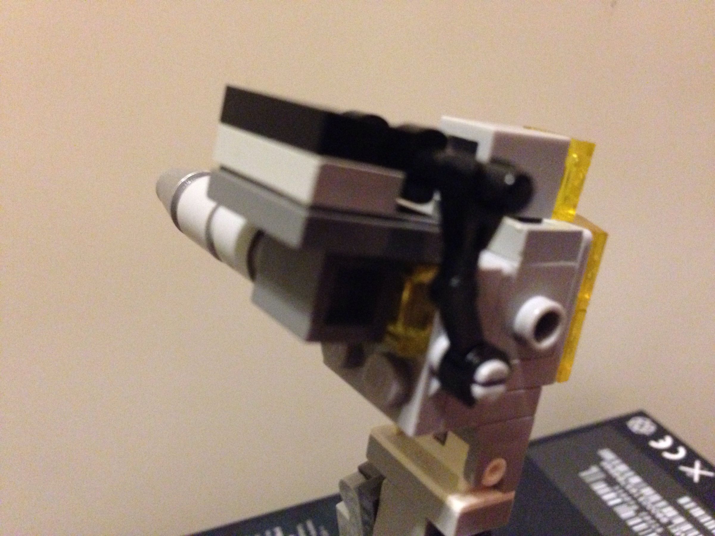 Mini Lego Transformers: Shockbomber - Instructables