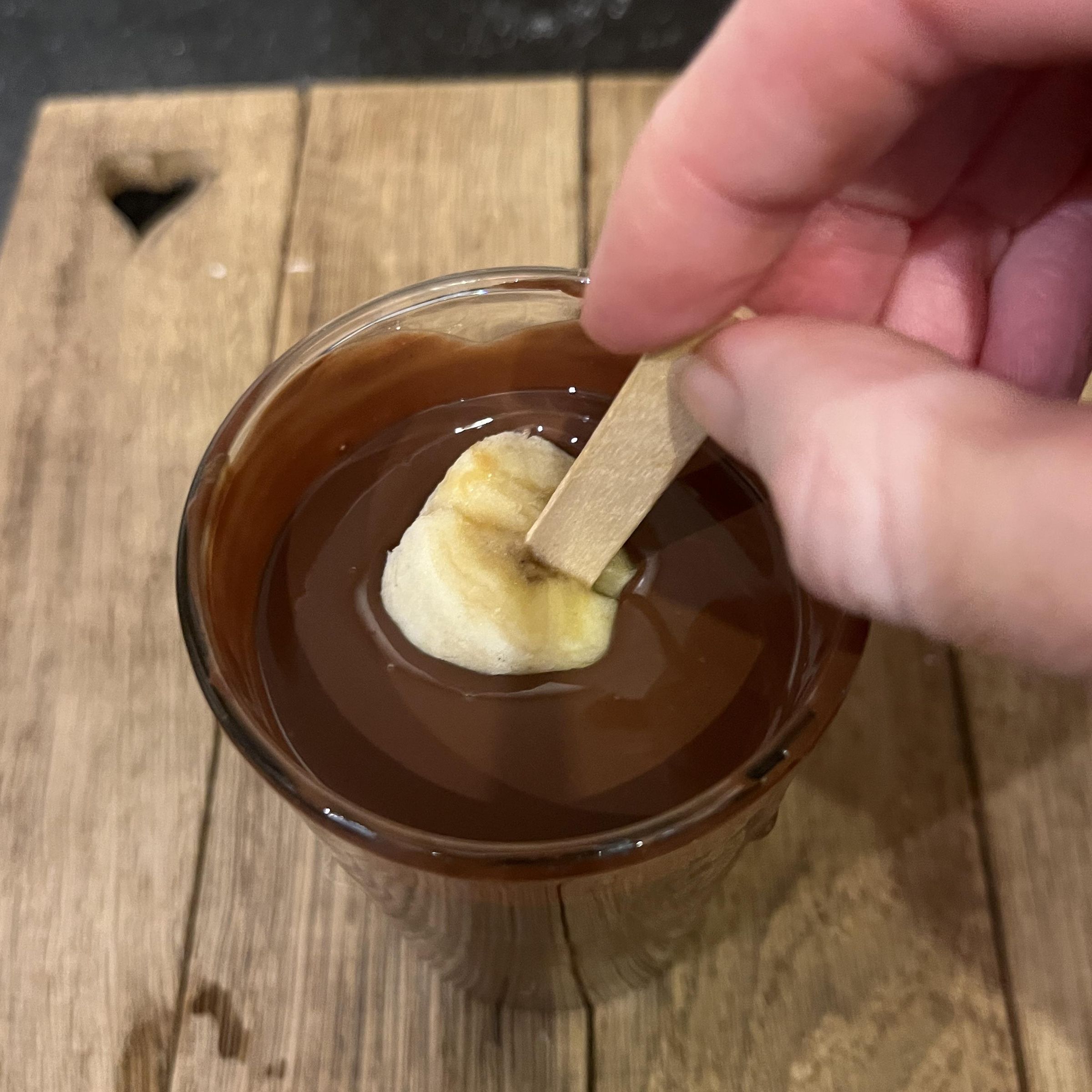 Easy Salted Caramel & Peanut Butter, Chocolate Dipped Banana Popsicles ...