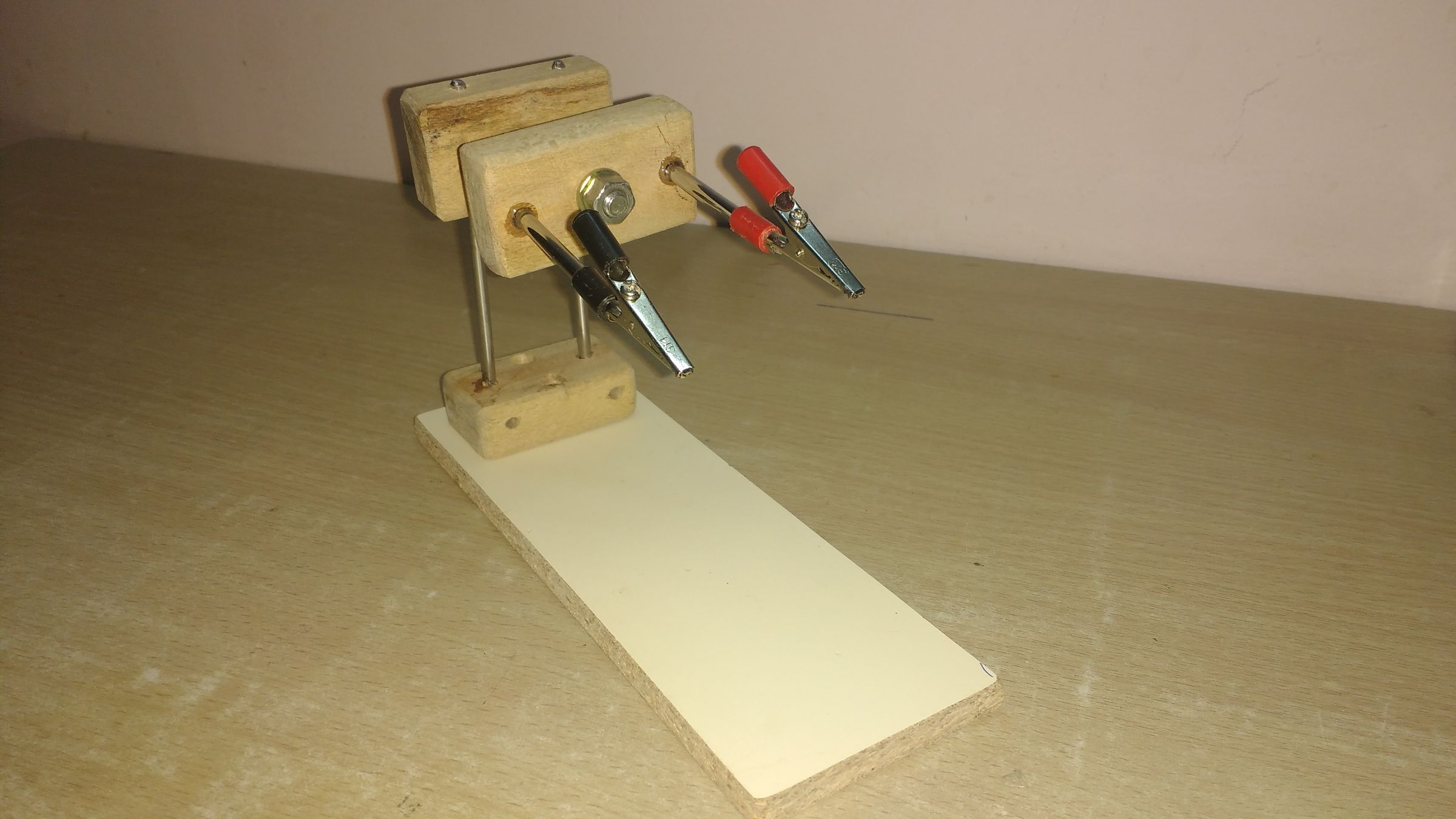 PCB HOLDER FOR EASY SOLDERING : 4 Steps (with Pictures) - Instructables