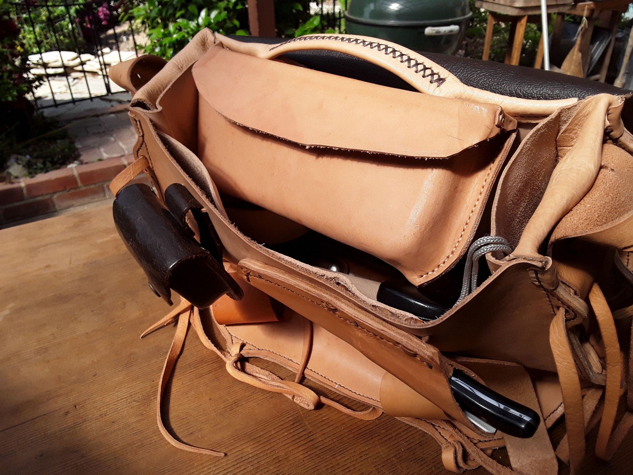 Leather Field Bag : 13 Steps (with Pictures) - Instructables