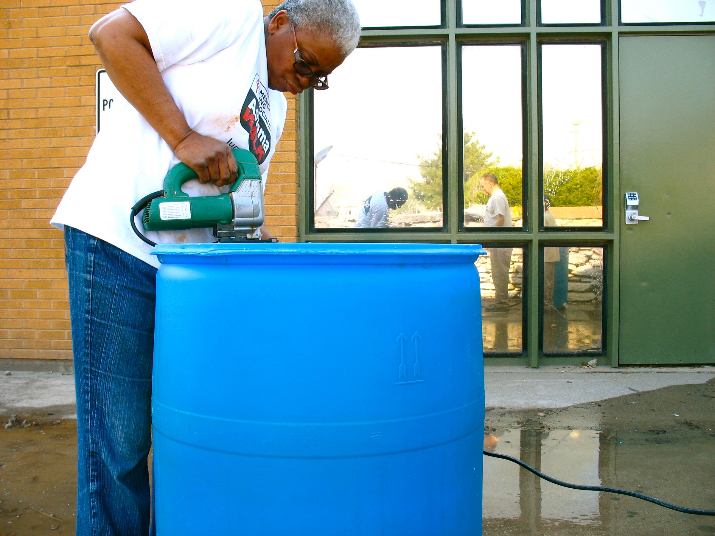 How to Make a Rain Barrel Water Catchment System (Better) : 4 Steps ...