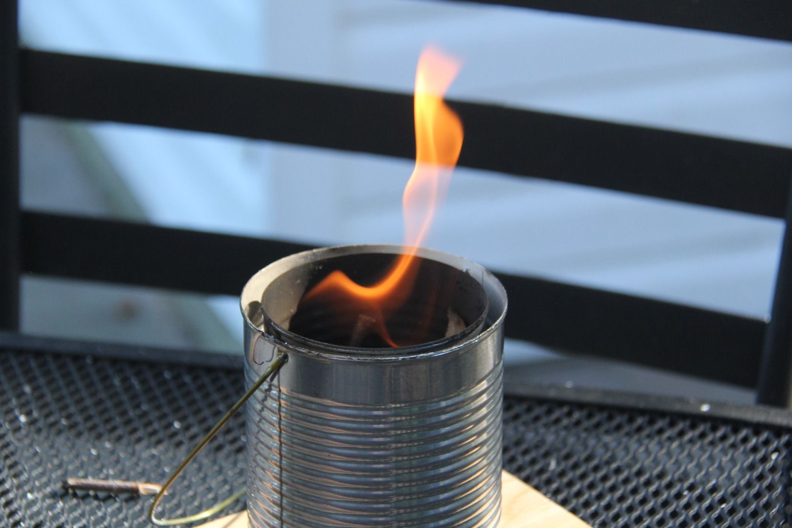 The 'Hobo Stove' : 14 Steps - Instructables