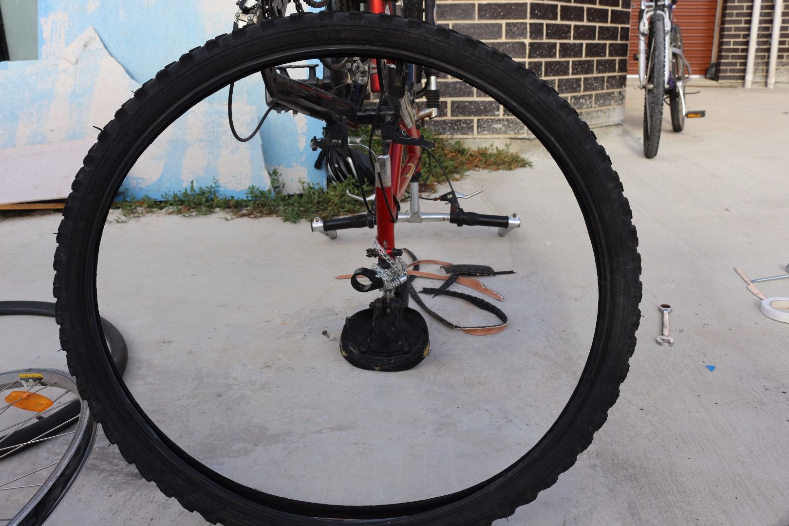 DIY Thorn (and Puncture)-resistant Tyres : 10 Steps (with Pictures ...