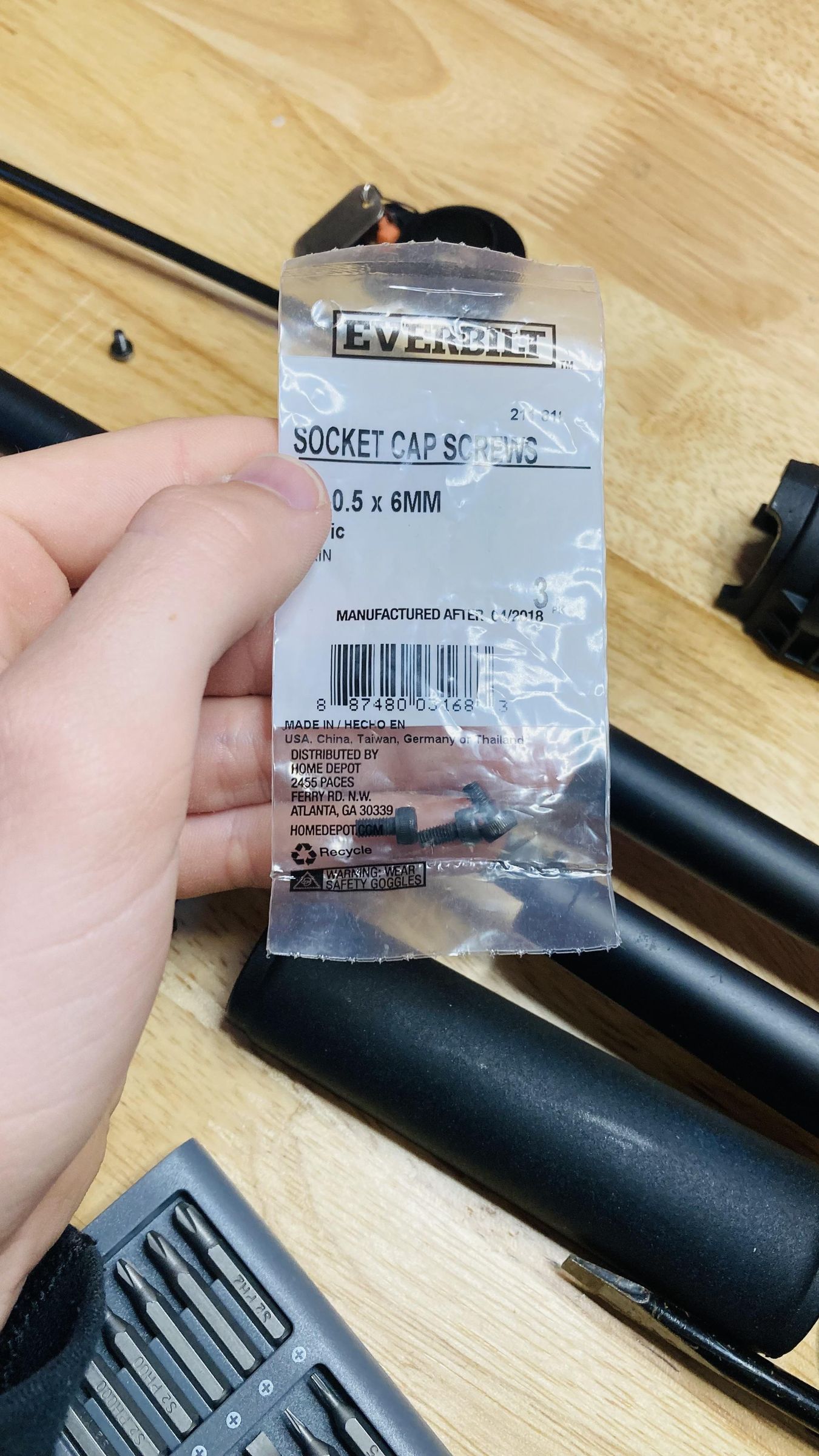 Disassemble CYMA AK-74 CM.031C Handguard : 4 Steps - Instructables