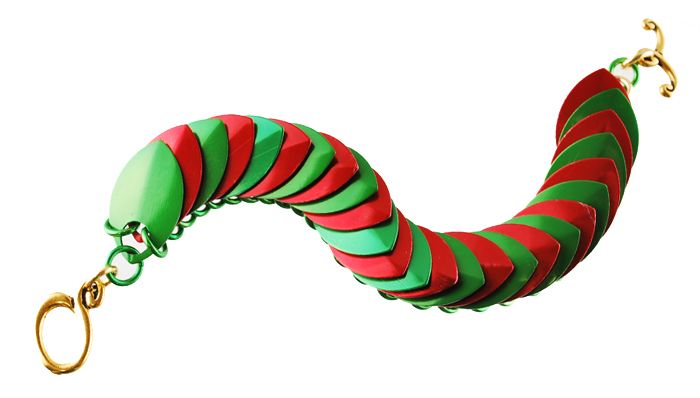 Chain Maille Bracelet: Scale Maille : 5 Steps - Instructables