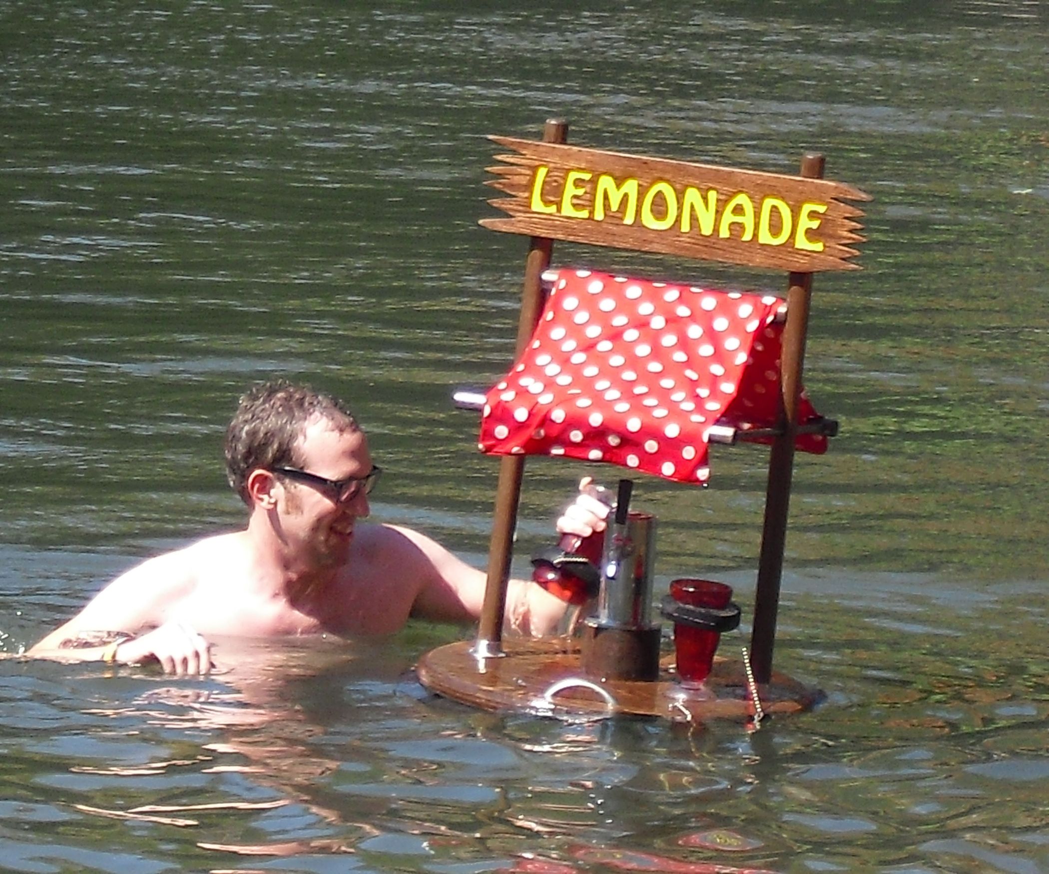 Floating Lemonade Stand : 7 Steps - Instructables
