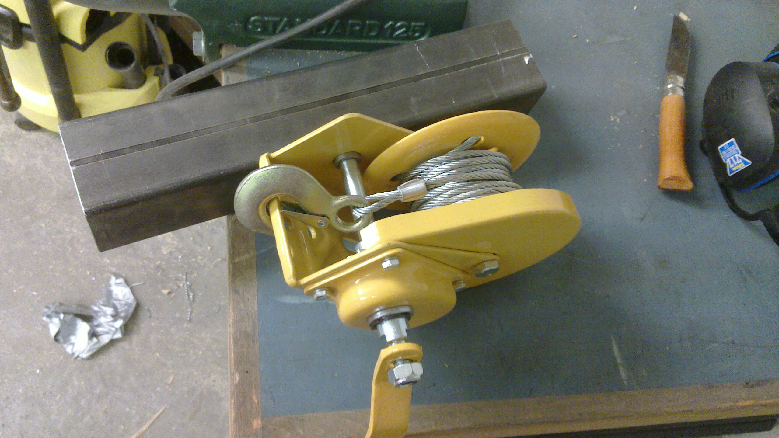 Height Adjustable Ceiling Clothes Line : 7 Steps (with Pictures ...