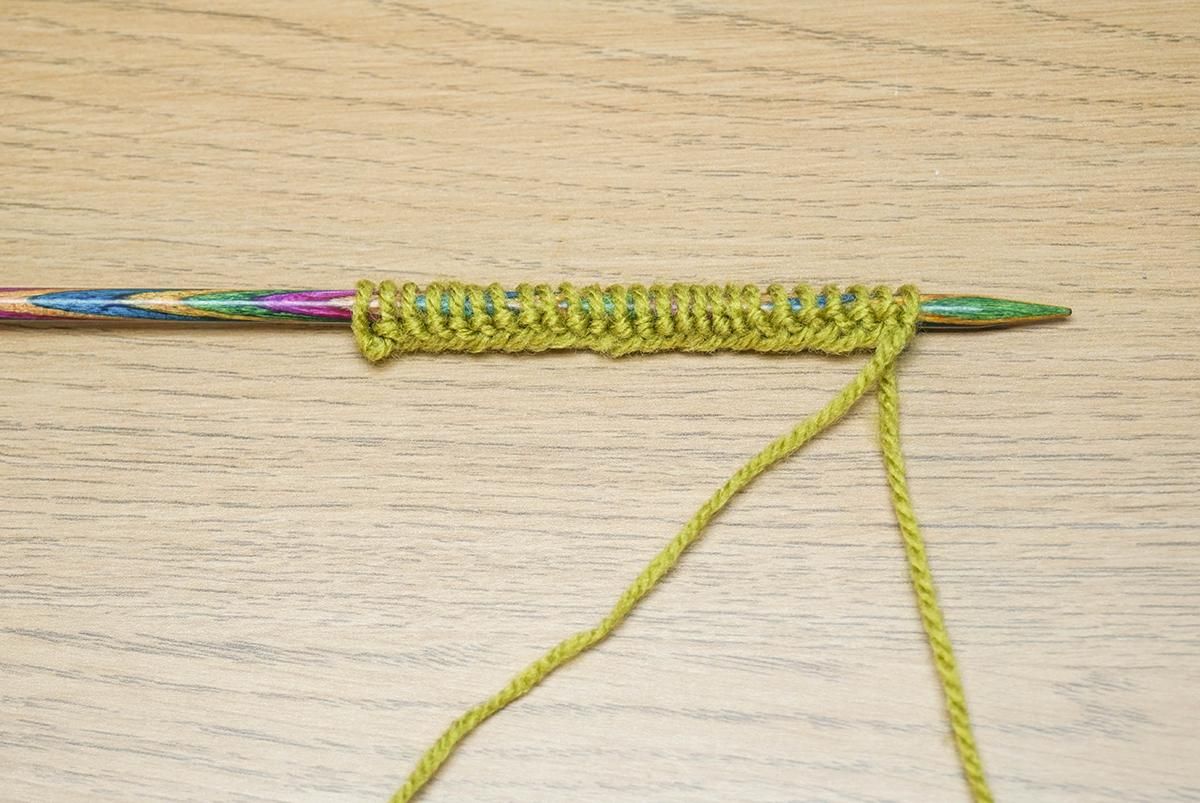 DIY Knitted Necklaces | 2 X Pretty Patterns With Metallic Details : 14 ...