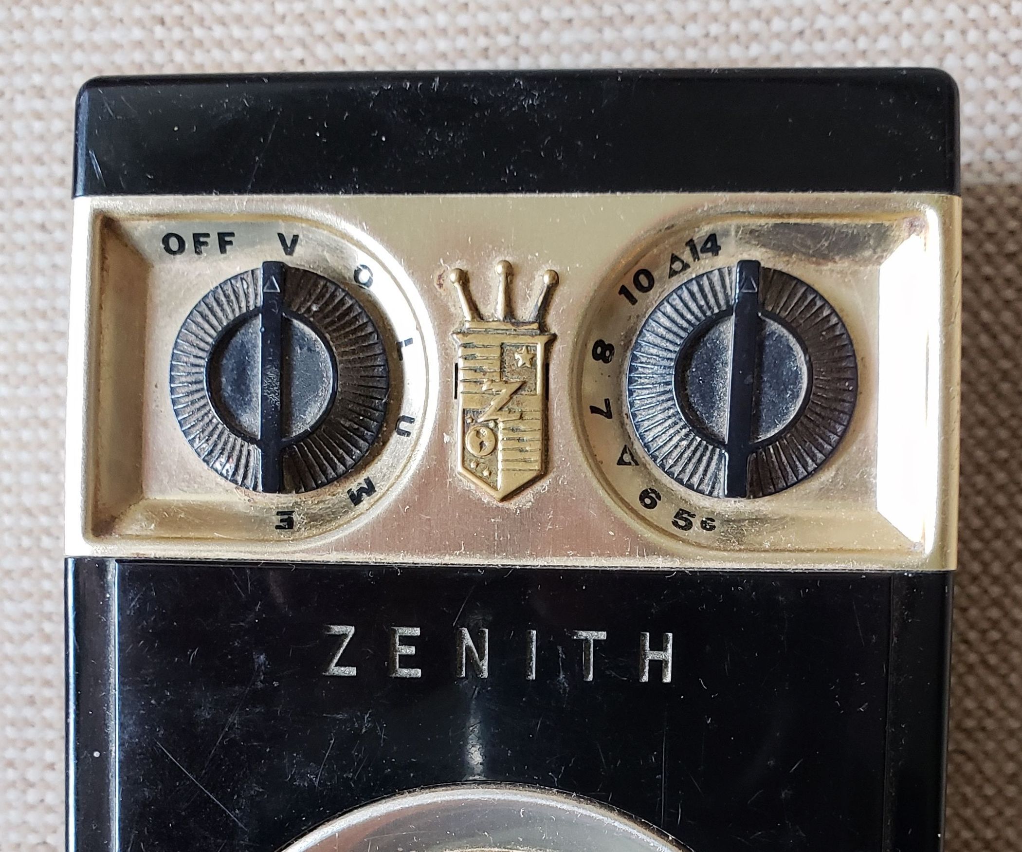 Bringing a 1955 Transistor Radio Back to Life : 7 Steps - Instructables