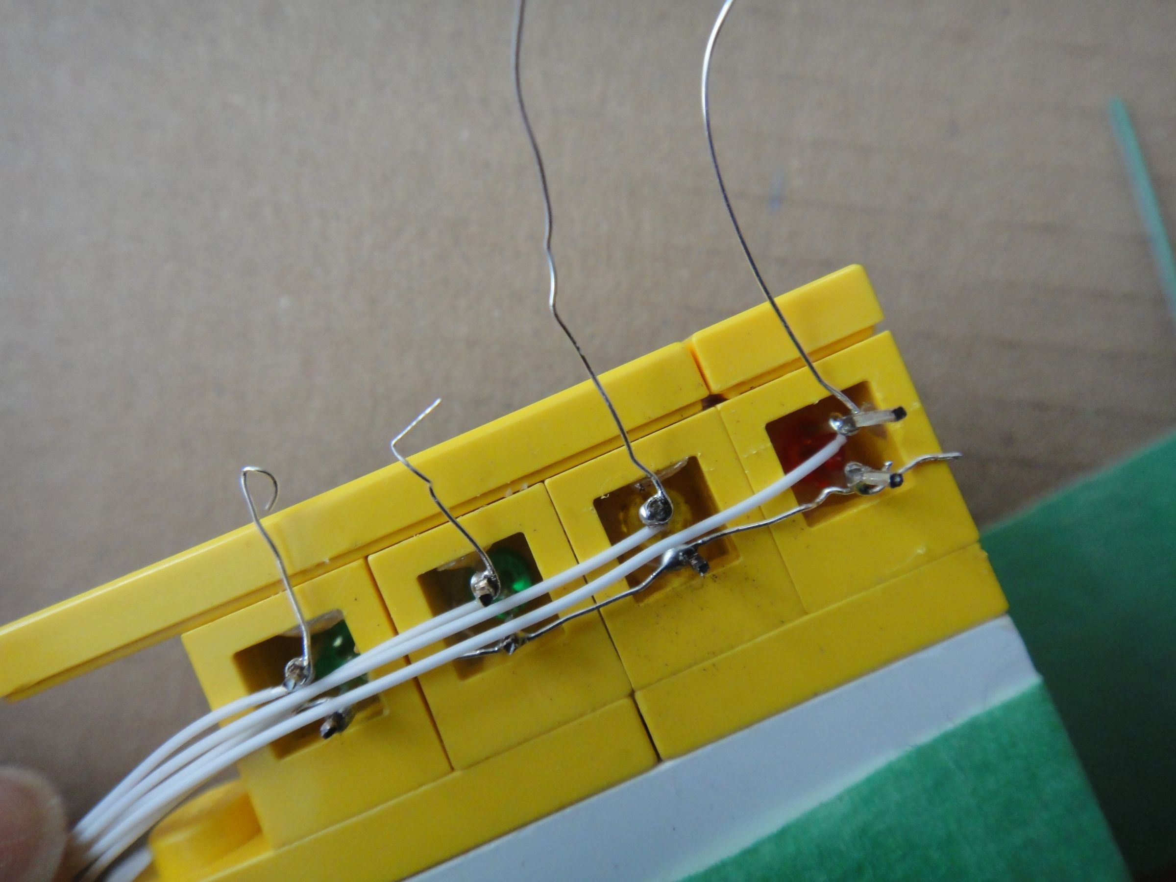 LEGO T-Intersection LED Traffic Light : 27 Steps (with Pictures ...