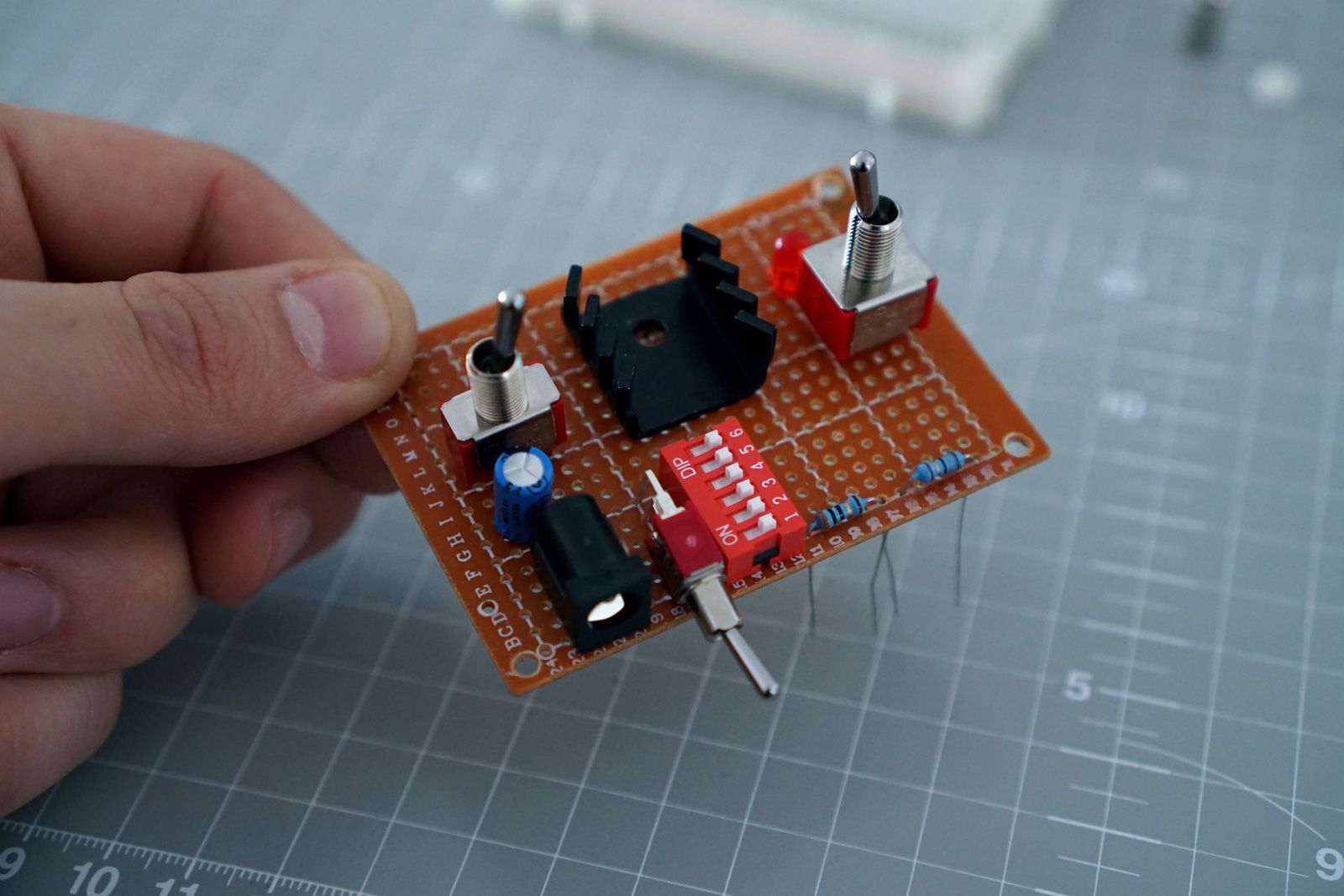 Ultimate DIY Breadboard Power Supply : 9 Steps (with Pictures ...