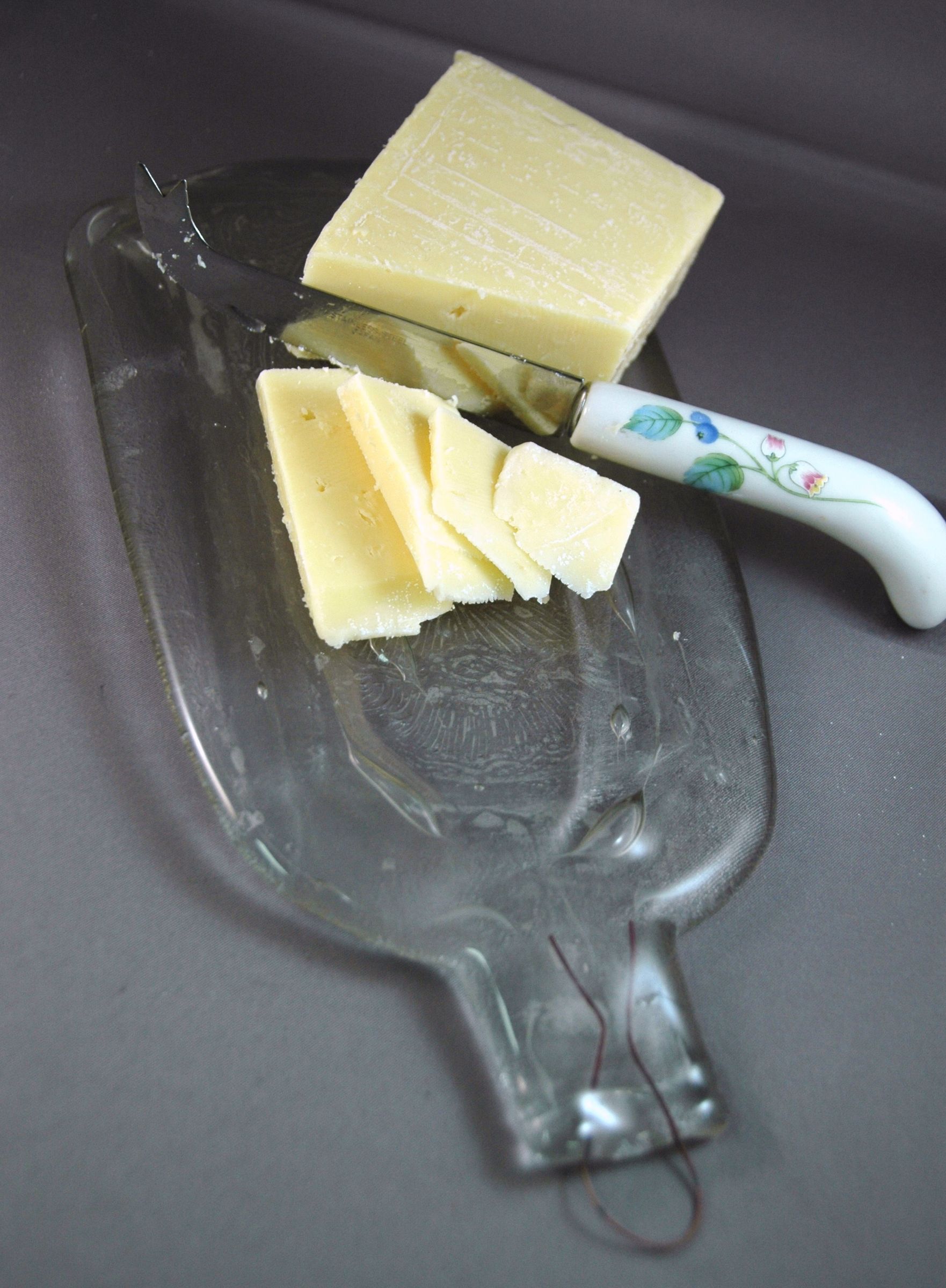 Recycled Glass Bottle Cheese Tray : 6 Steps (with Pictures) - Instructables