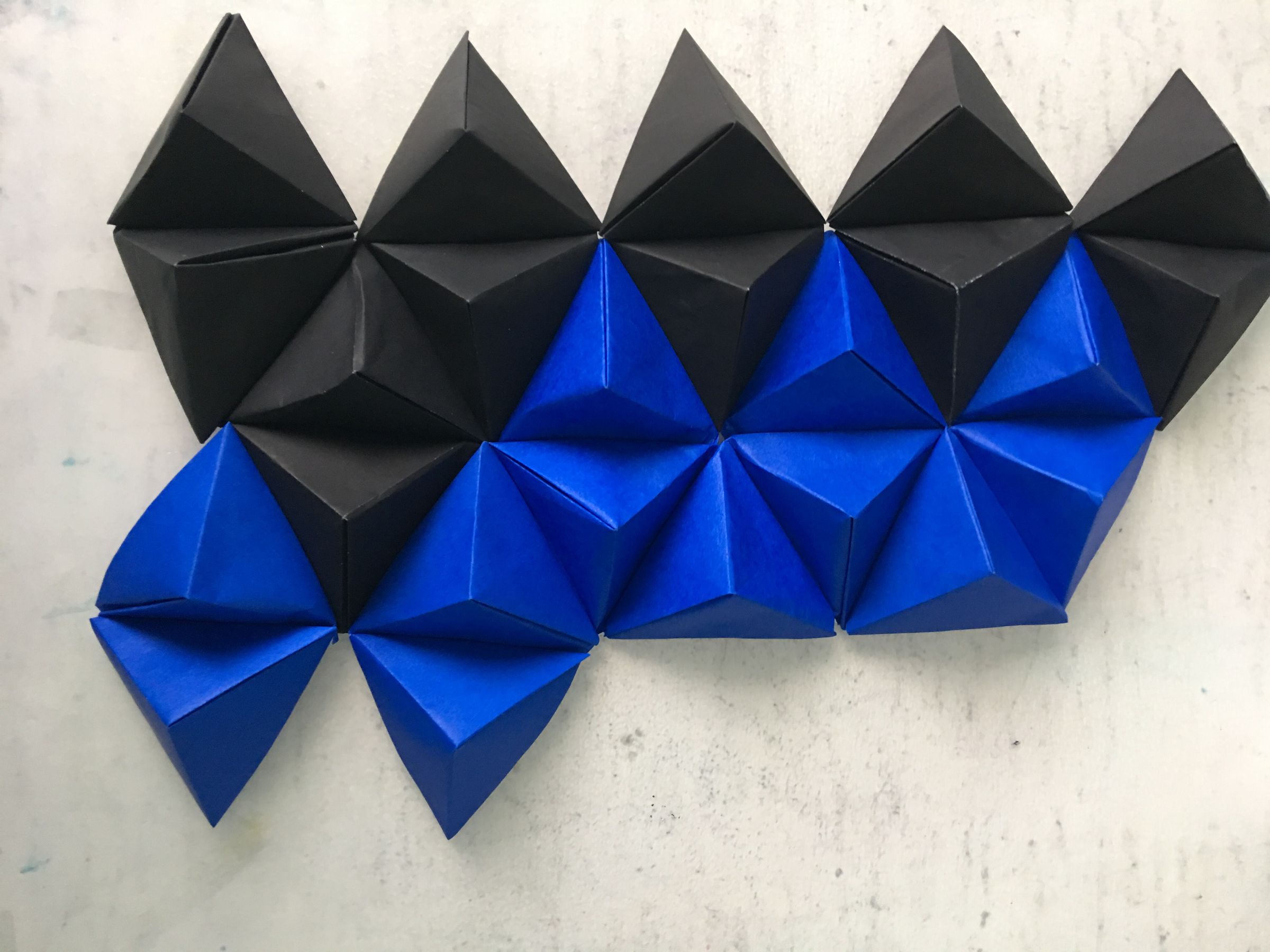 3D Origami Wall Art | Triangle Pixel Art : 6 Steps - Instructables