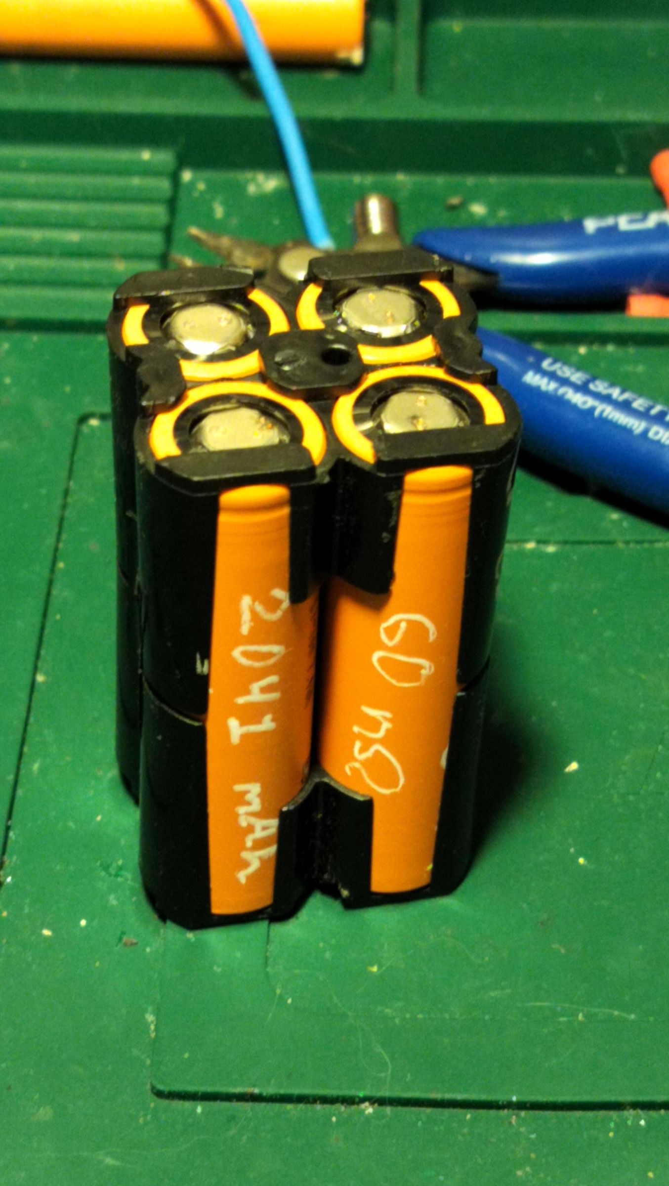 DIY Powerbank With Refurbished 18650 Lithium Cells : 8 Steps ...