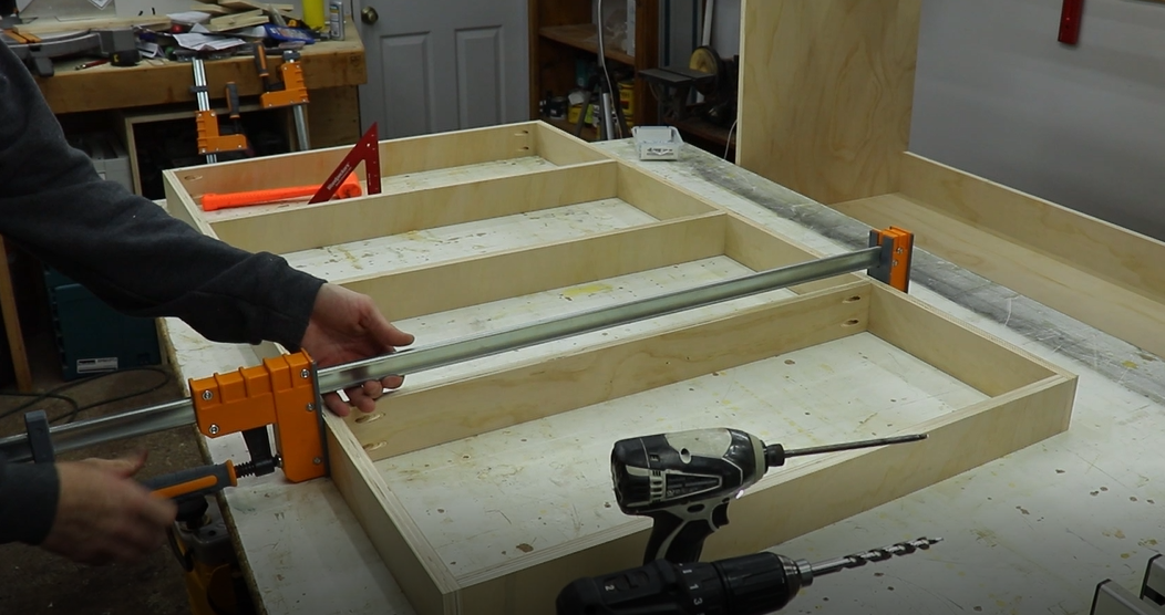 T-Track Assembly Table/Outfeed Table : 23 Steps - Instructables