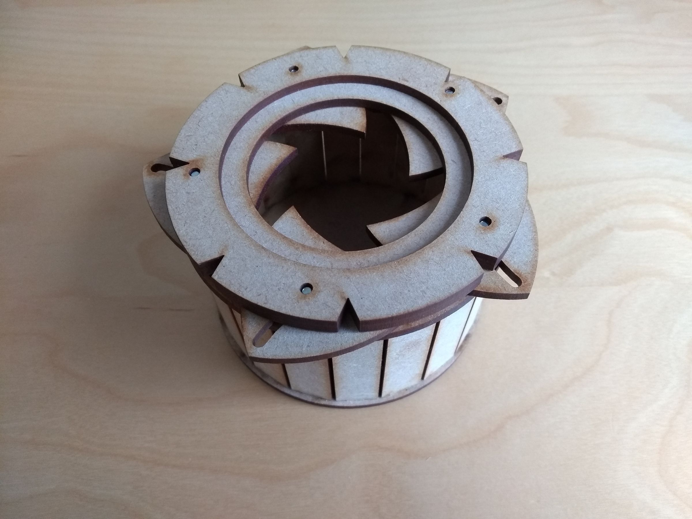 Carter's Lasercut Iris Box : 5 Steps (with Pictures) - Instructables