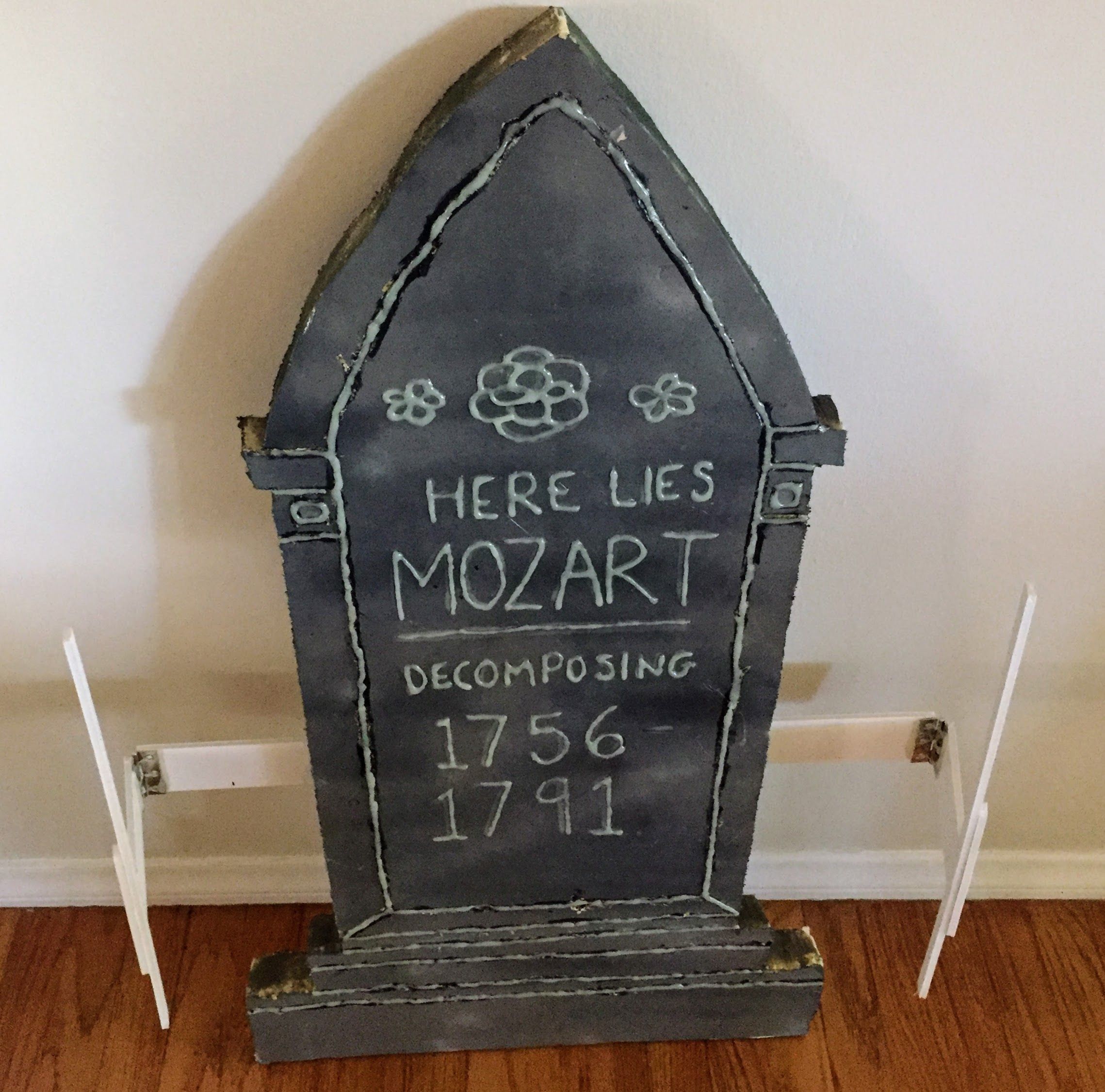 Glow in the Dark Tombstones : 3 Steps (with Pictures) - Instructables