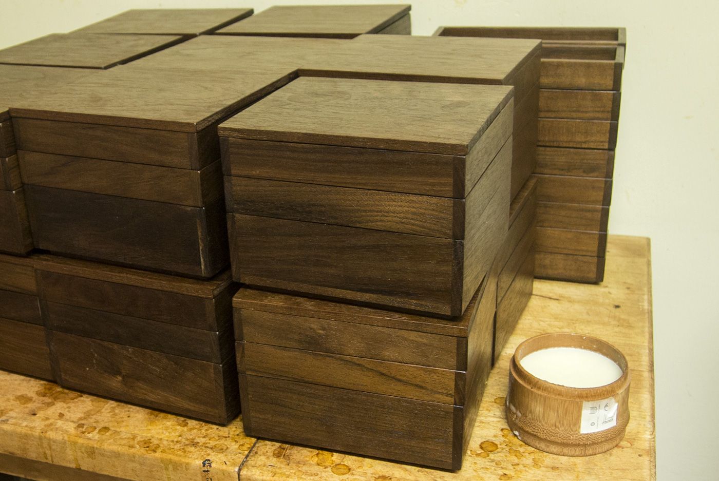 Food-Safe Wood Finish With Shellac (+ Bee's Wax / Walnut Oil) : 6 Steps ...