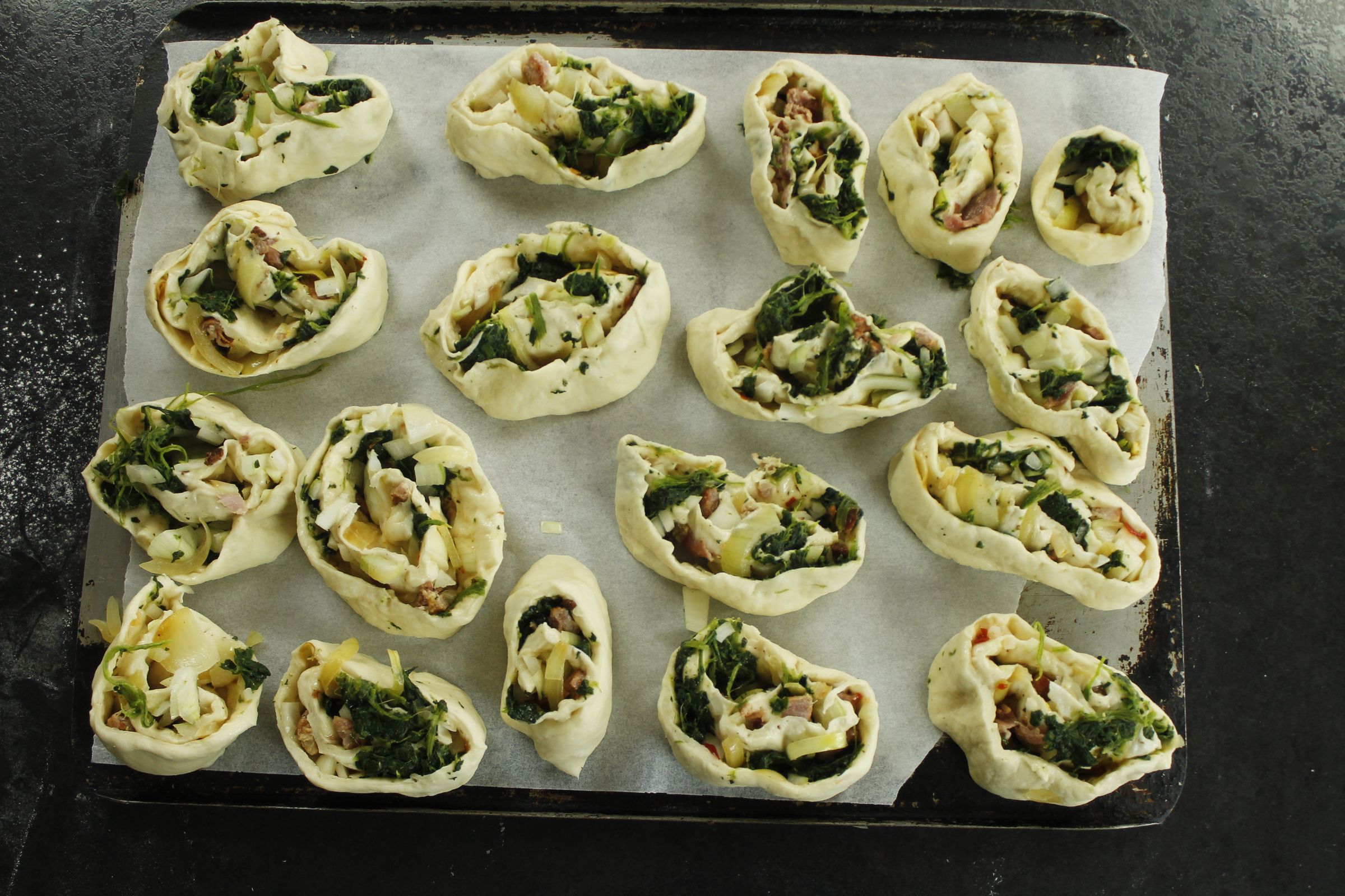 How to Make Spinach Rolls : 10 Steps (with Pictures) - Instructables