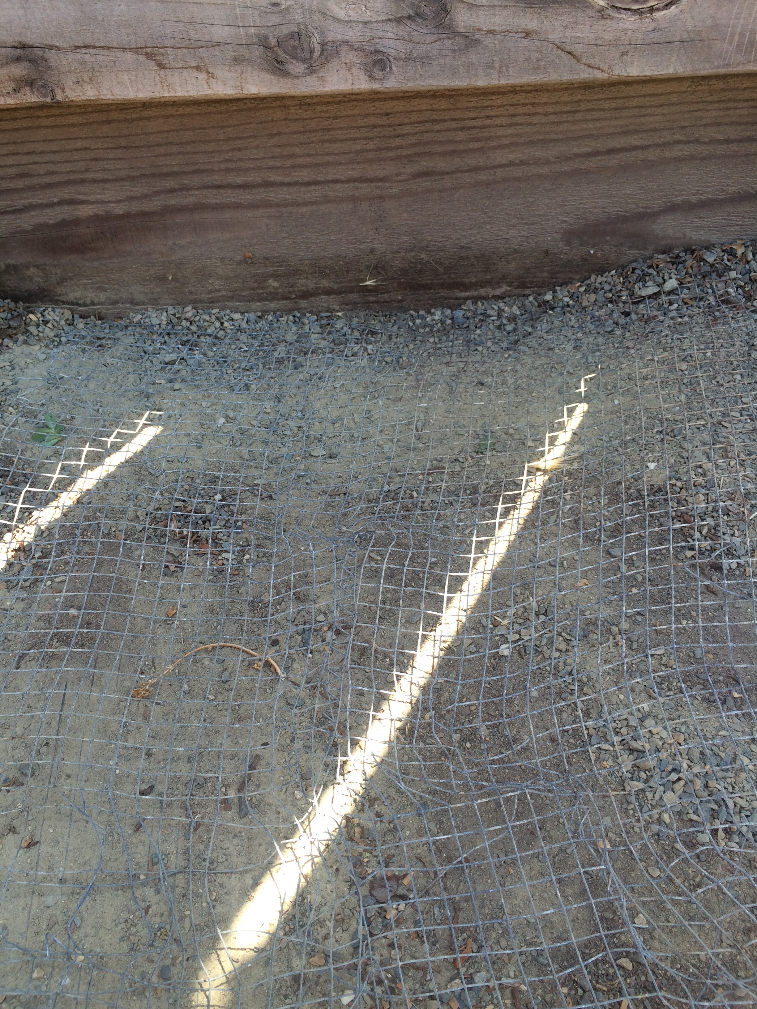 Prevent Dogs From Digging Out- Easy Fix : 4 Steps - Instructables