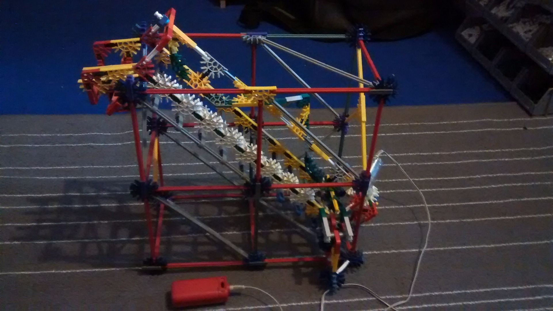 The Corkscrew | a K'nex Ball Machine Lift : 8 Steps - Instructables