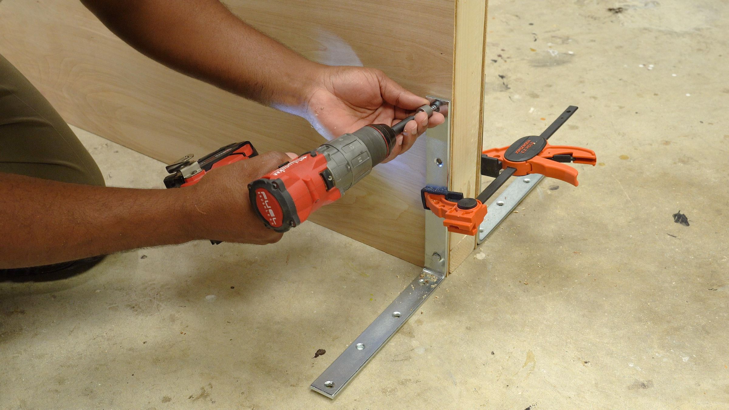How to Build a Portable Pallet Wall : 10 Steps (with Pictures ...