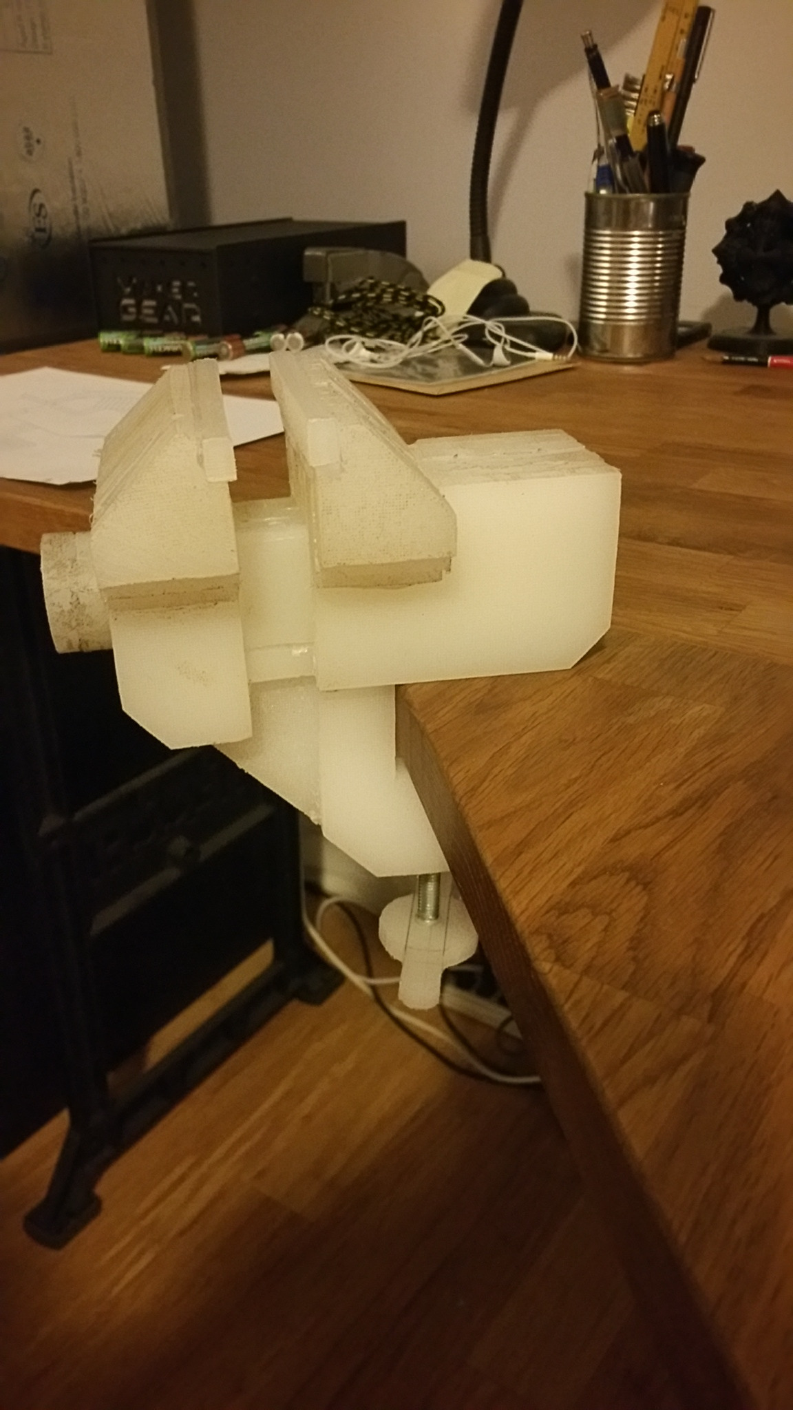 Plastic Vise From 2 IKEA Cutting Boards : 10 Steps (with Pictures ...