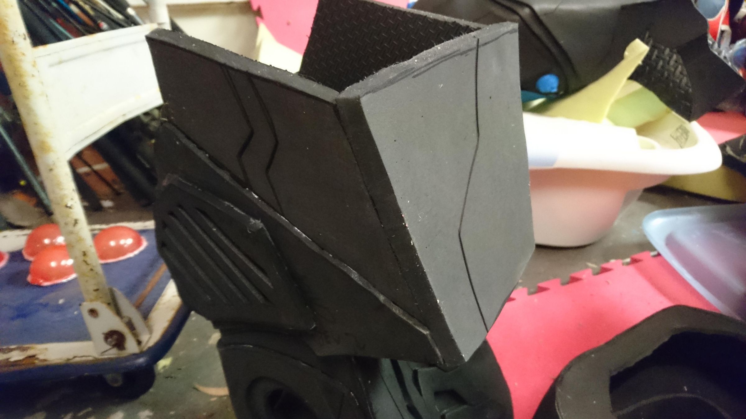EVA Foam Robot Costume : 16 Steps (with Pictures) - Instructables