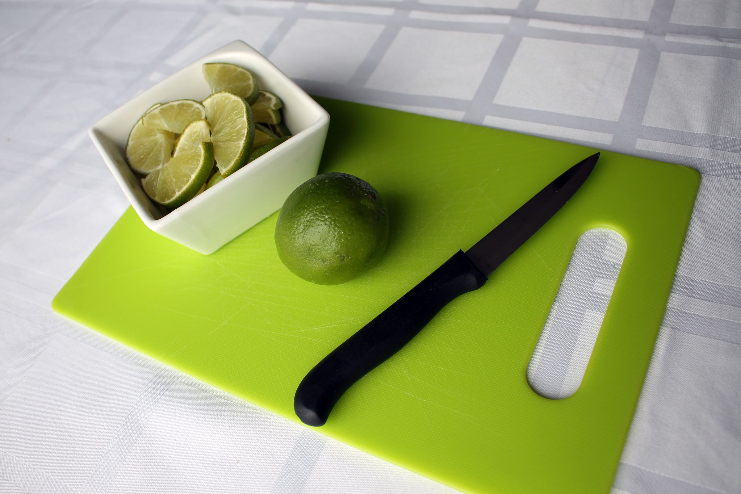 Cut Limes Like a Bartender : 5 Steps (with Pictures) - Instructables