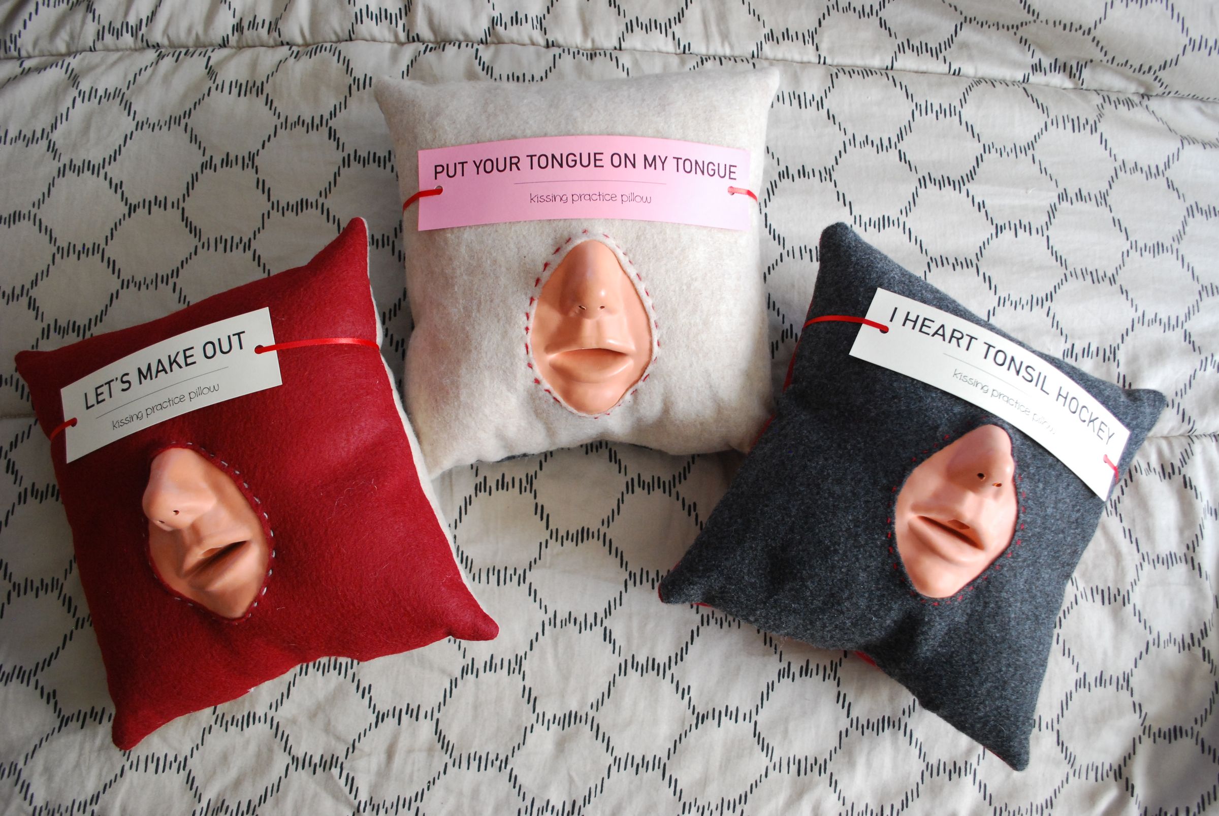 Make-Out Practice Pillow for Valentine's Day : 5 Steps (with Pictures ...